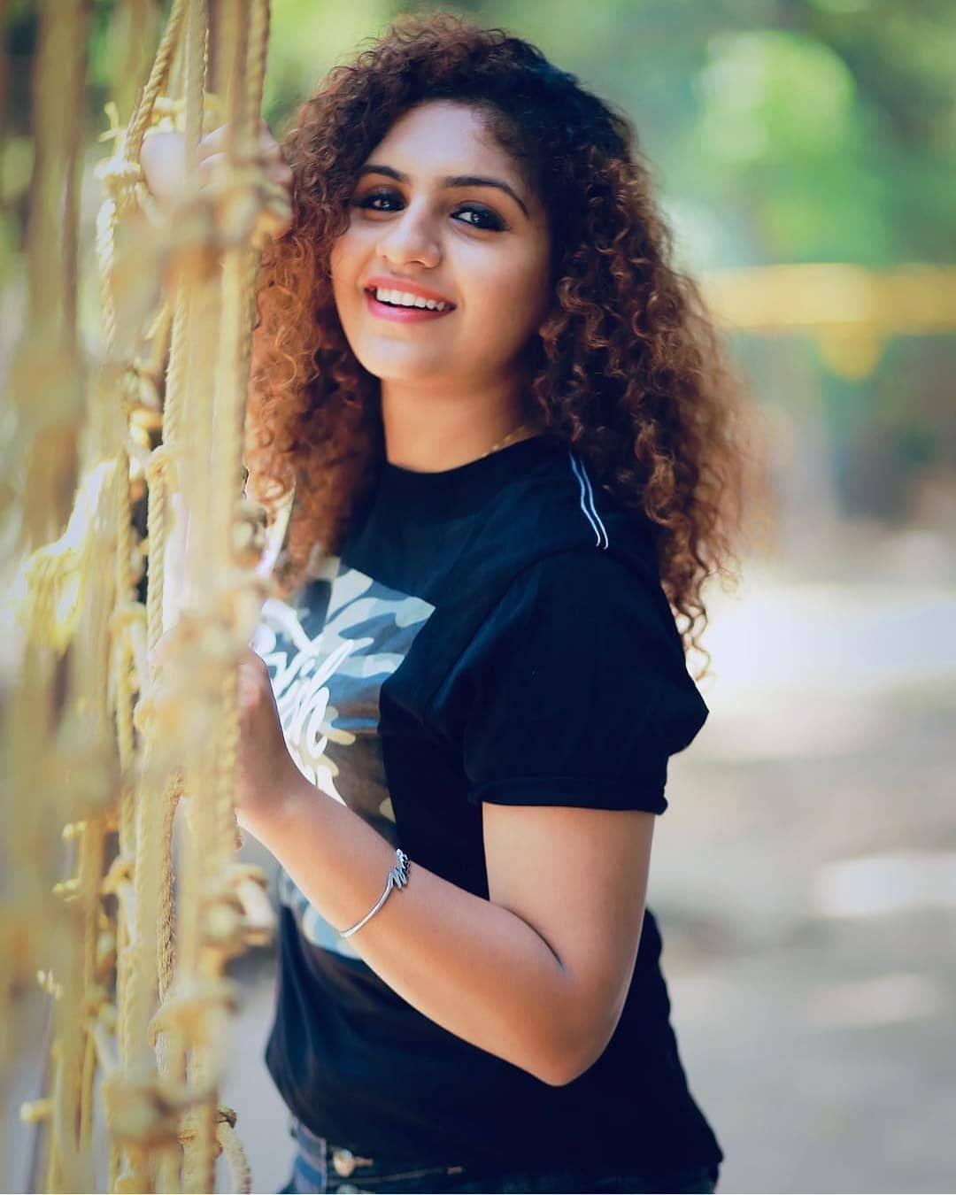 Noorin Shereef Wallpapers - Top Free Noorin Shereef Backgrounds ...