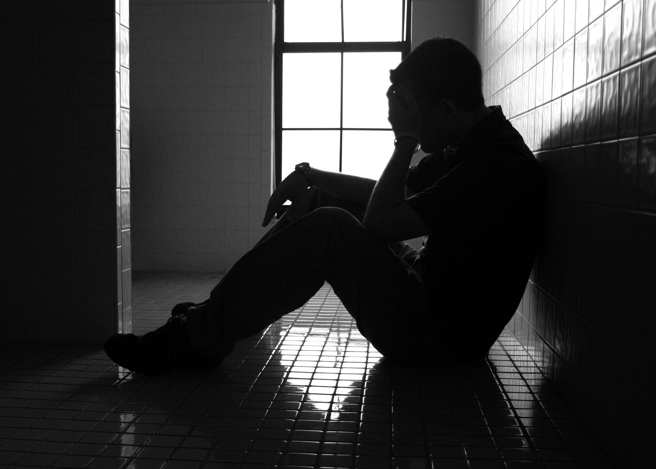 Sad People Wallpapers - Top Free Sad People Backgrounds - WallpaperAccess