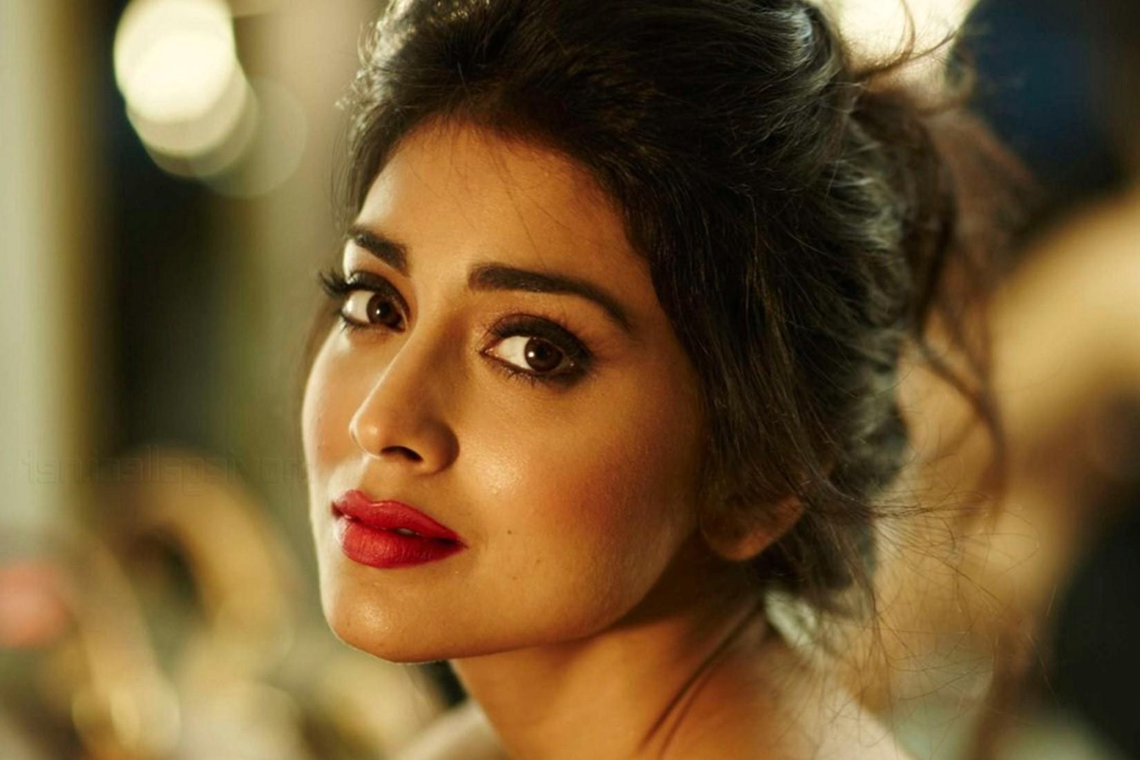 Shreya Saran Wallpapers - Top Free Shreya Saran Backgrounds ...