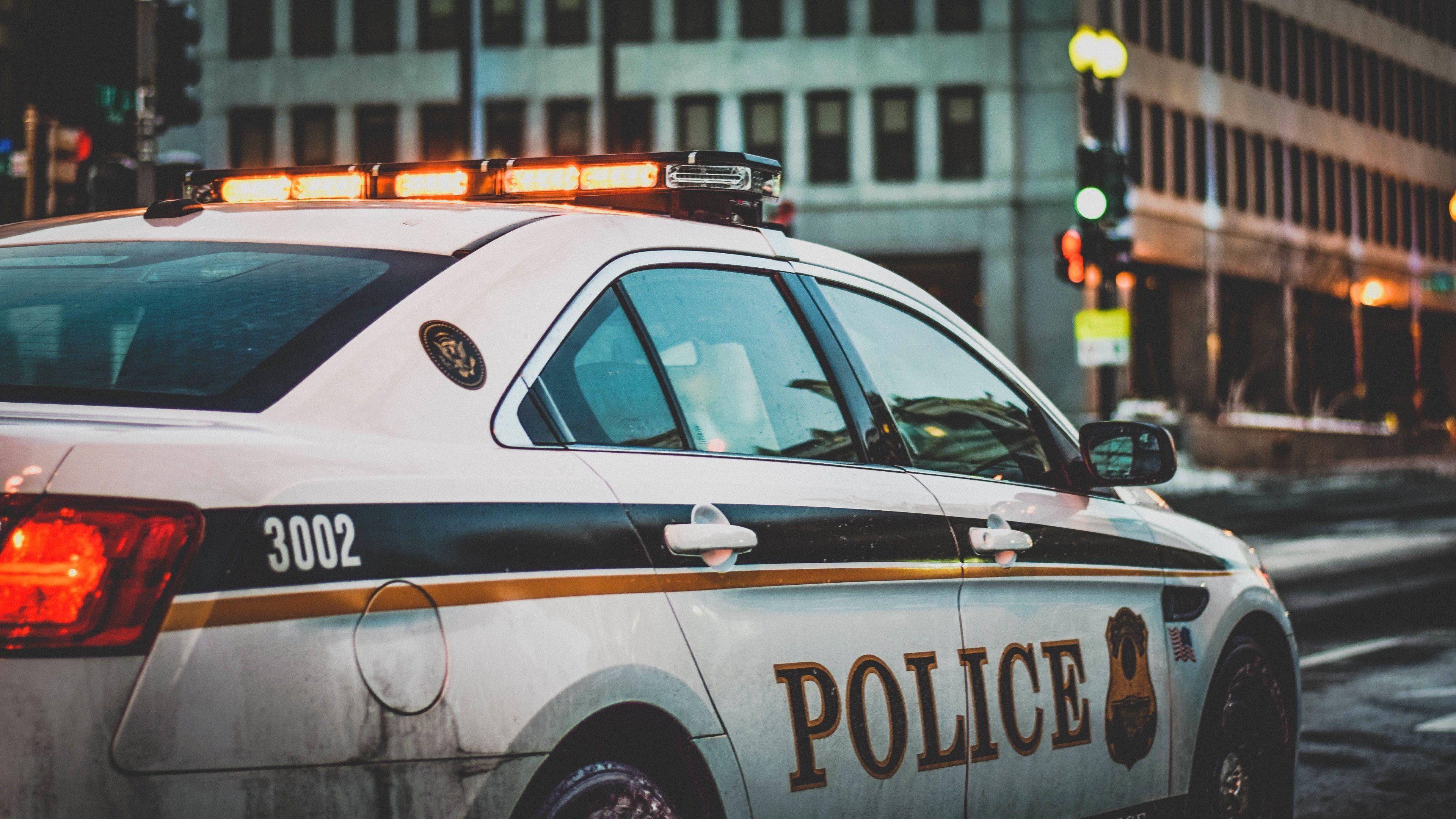 Policeman Wallpapers - Top Free Policeman Backgrounds - WallpaperAccess