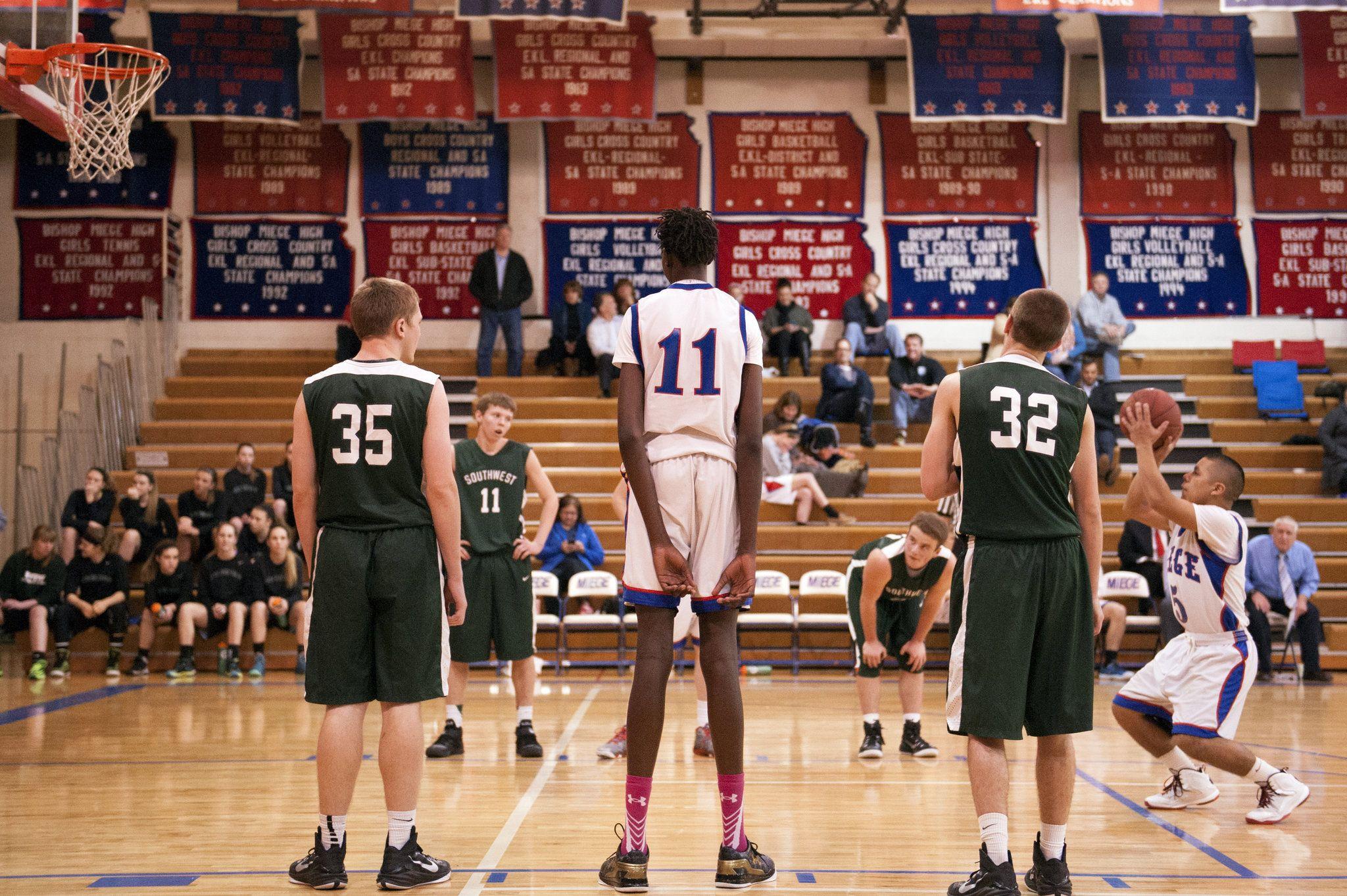 Manute Bol Wallpapers - Top Free Manute Bol Backgrounds - WallpaperAccess