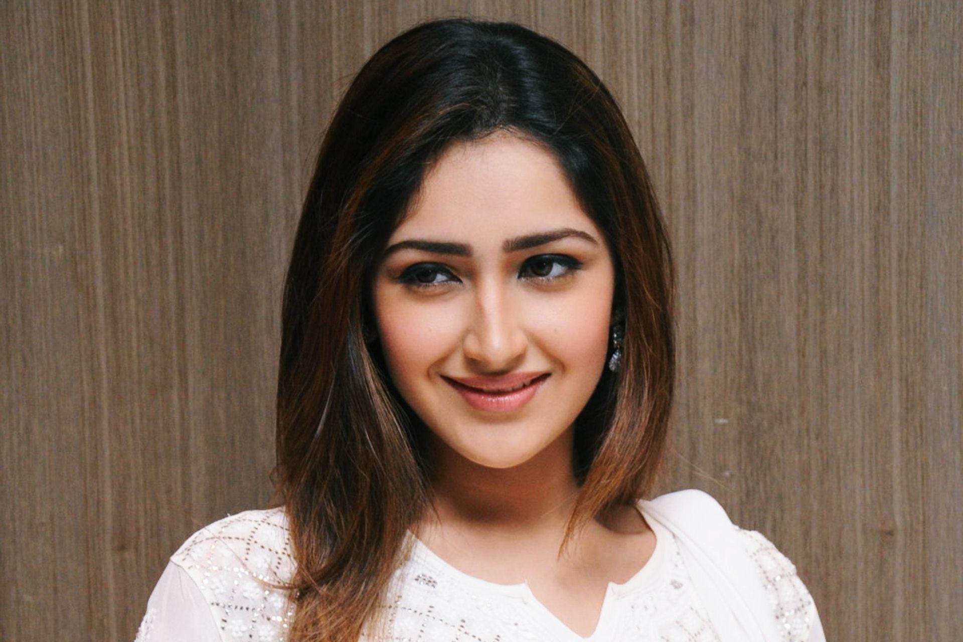 Sayesha Wallpapers - Top Free Sayesha Backgrounds - WallpaperAccess