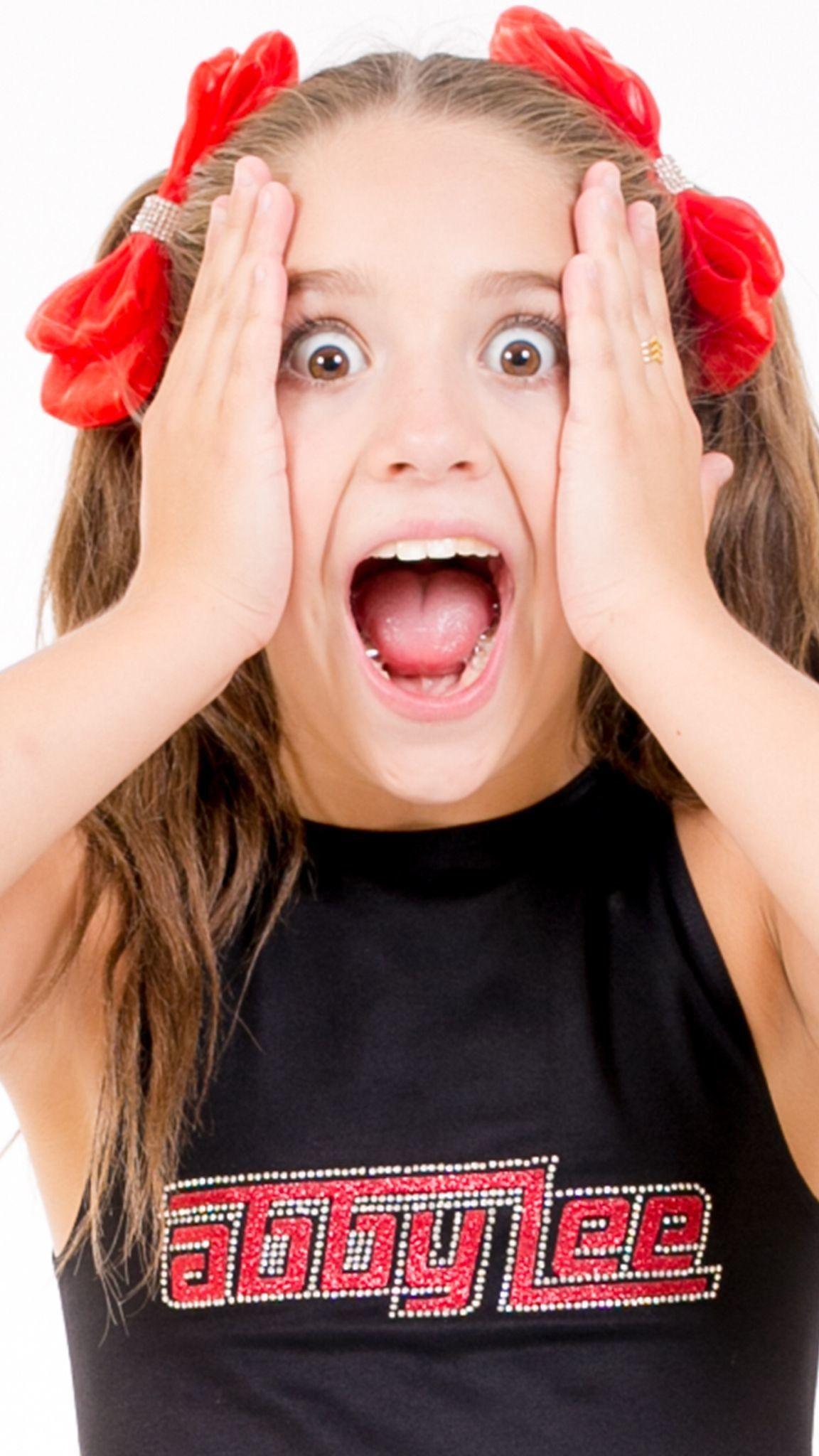 Mackenzie Ziegler Wallpapers - Top Free Mackenzie Ziegler Backgrounds ...