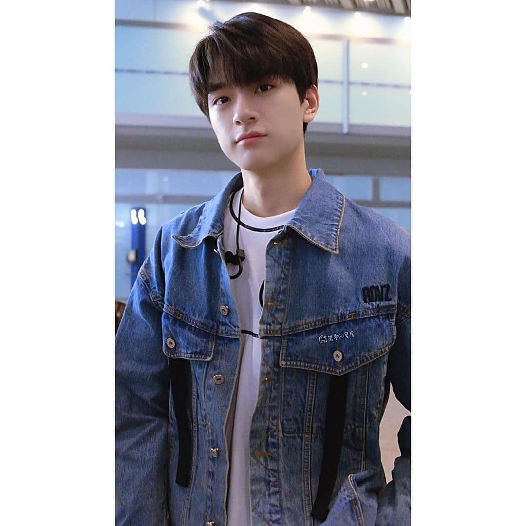 Lin Yi Wallpapers - Top Free Lin Yi Backgrounds - WallpaperAccess