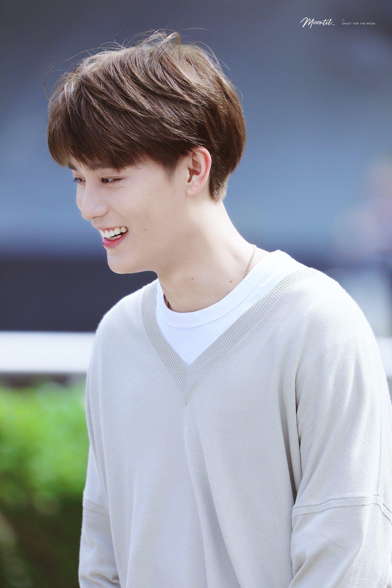 Taeil NCT Wallpapers - Top Free Taeil NCT Backgrounds - WallpaperAccess