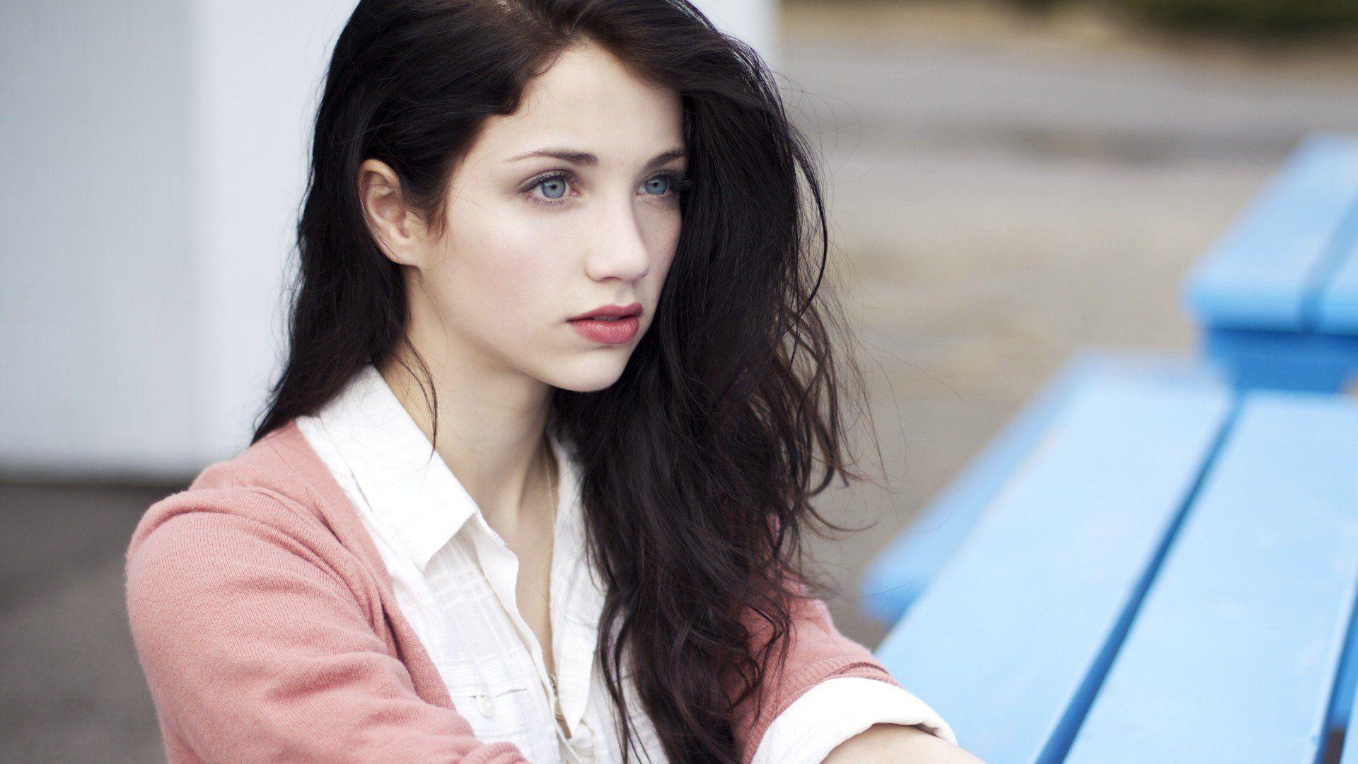 Emily Rudd Wallpapers - Top Free Emily Rudd Backgrounds - WallpaperAccess