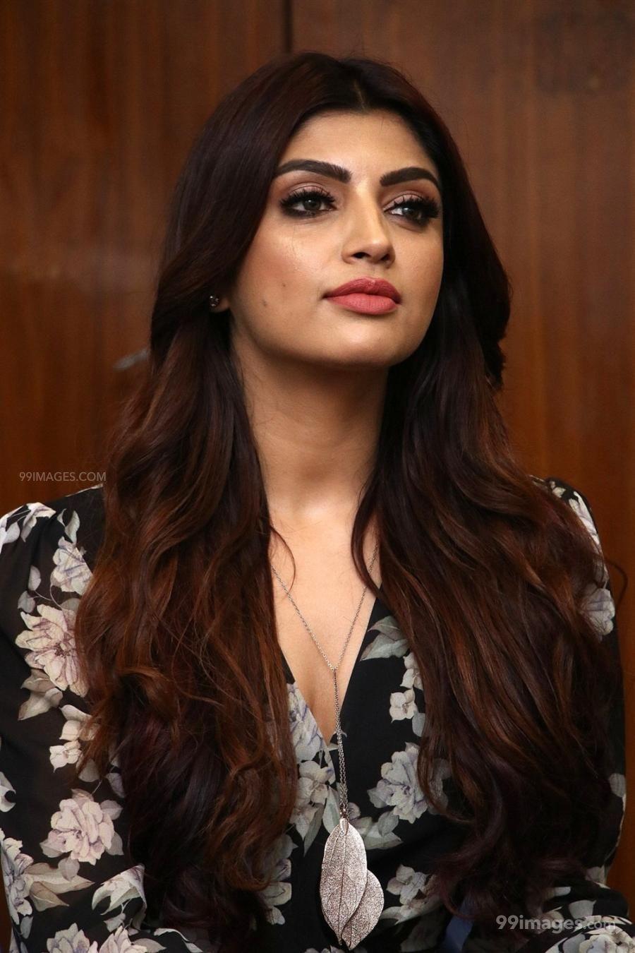 Akanksha Puri Wallpapers - Top Free Akanksha Puri Backgrounds ...