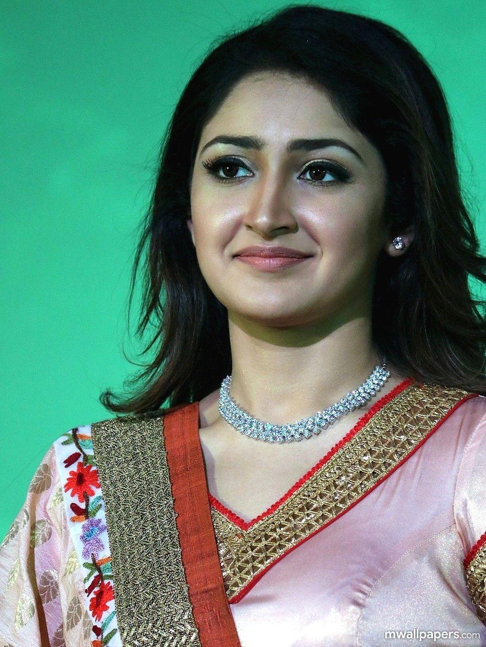 Sayyeshaa Wallpapers - Top Free Sayyeshaa Backgrounds - WallpaperAccess