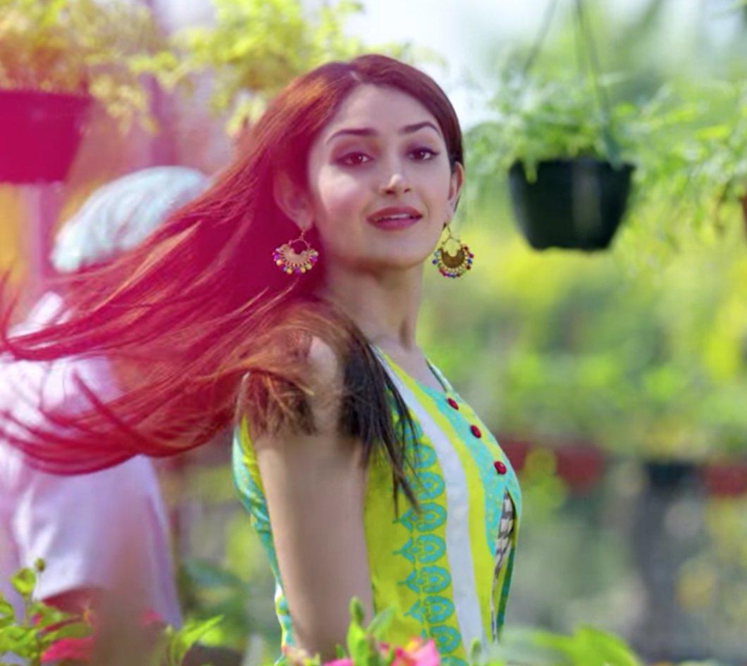 Sayyeshaa Wallpapers - Top Free Sayyeshaa Backgrounds - WallpaperAccess
