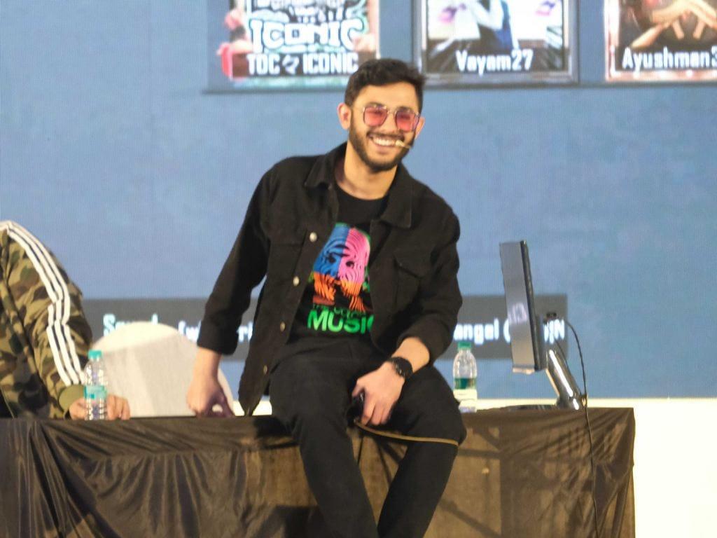 CarryMinati HD Wallpapers - Top Free CarryMinati HD Backgrounds ...