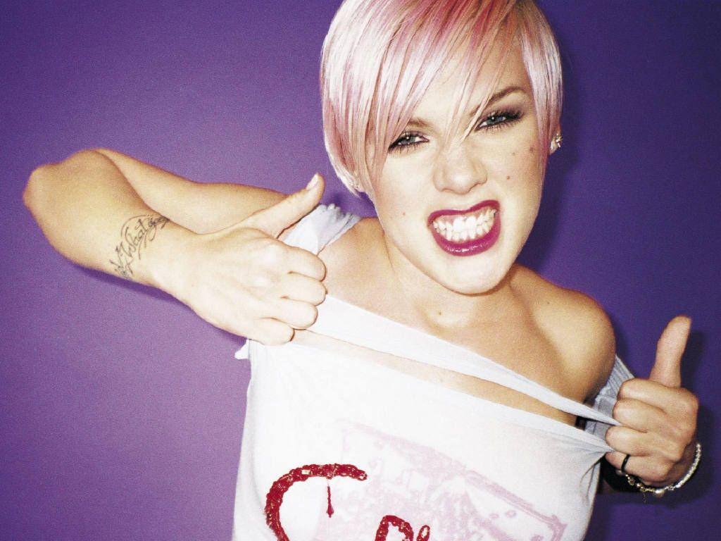 Pink Singer Wallpapers - Top Free Pink Singer Backgrounds - WallpaperAccess