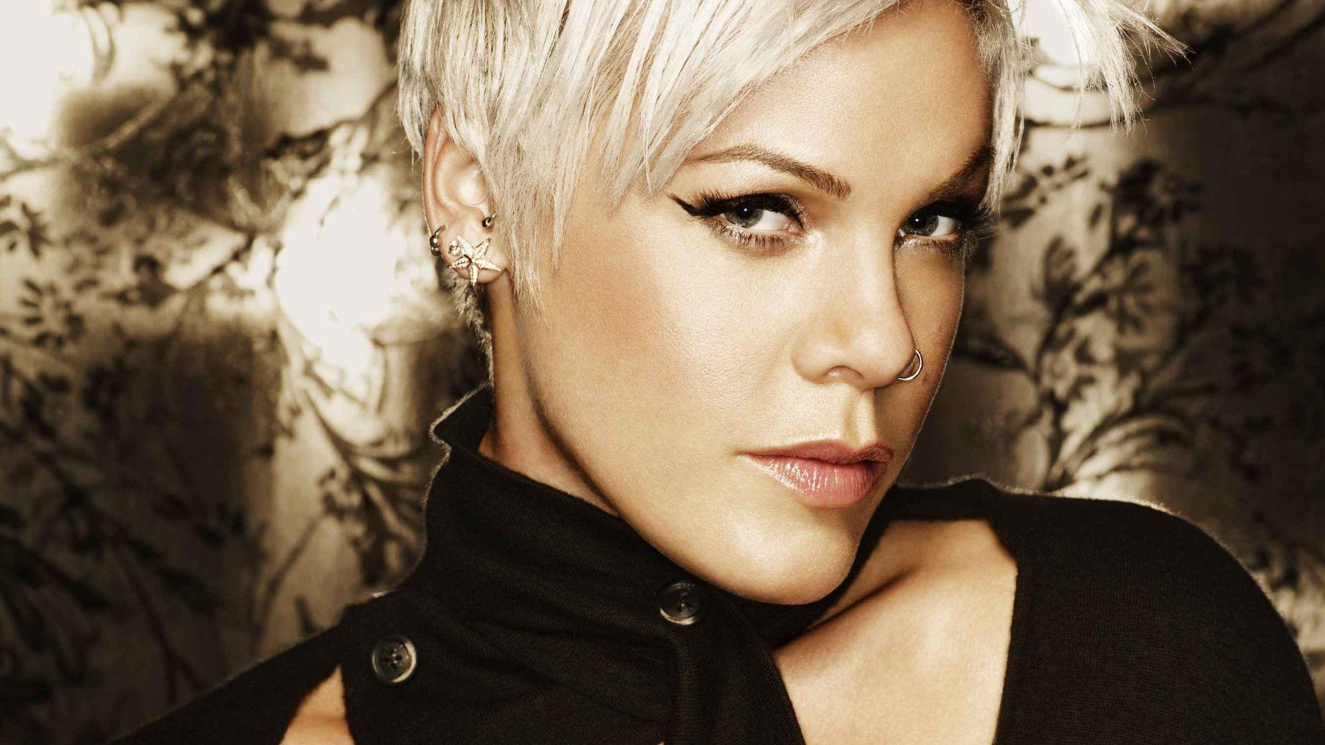 Pink Singer Wallpapers - Top Free Pink Singer Backgrounds - WallpaperAccess