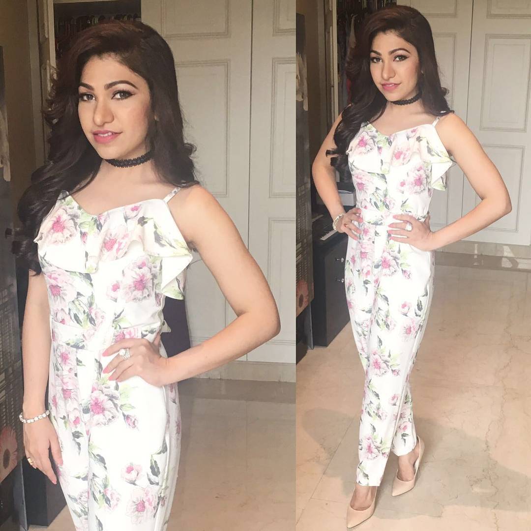 Tulsi Kumar Wallpapers - Top Free Tulsi Kumar Backgrounds - WallpaperAccess