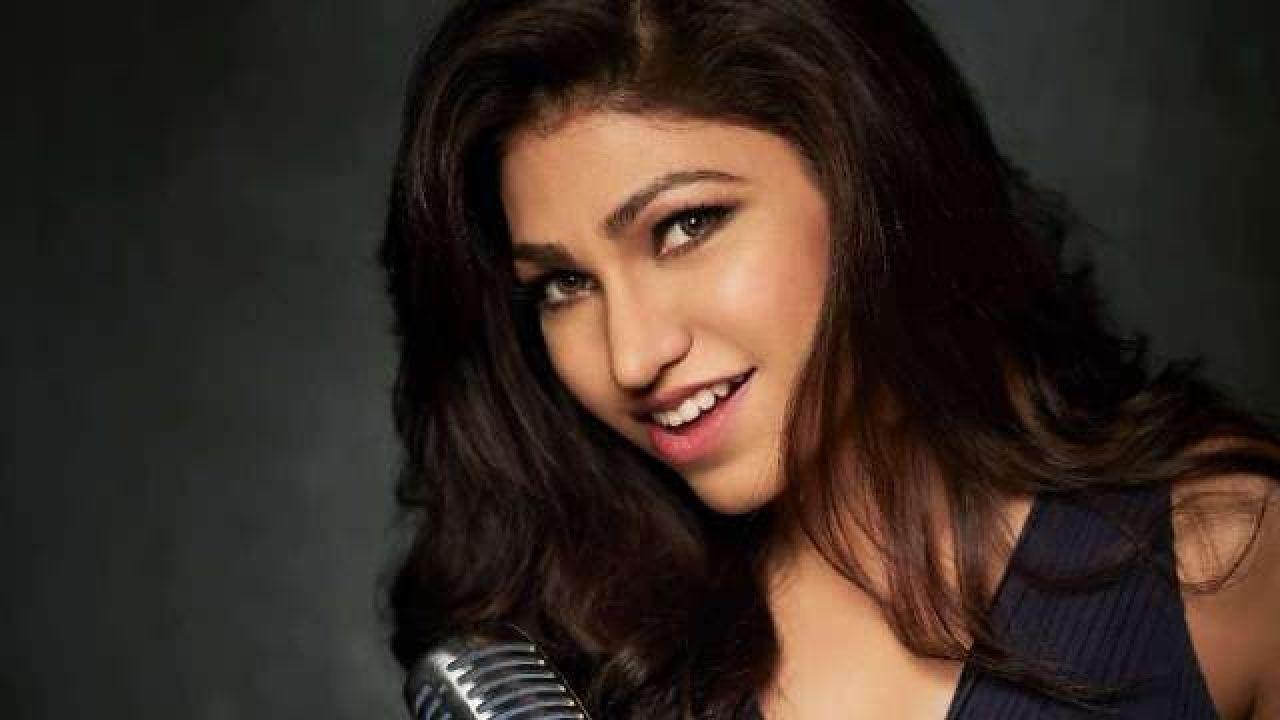 Tulsi Kumar Wallpapers - Top Free Tulsi Kumar Backgrounds - WallpaperAccess