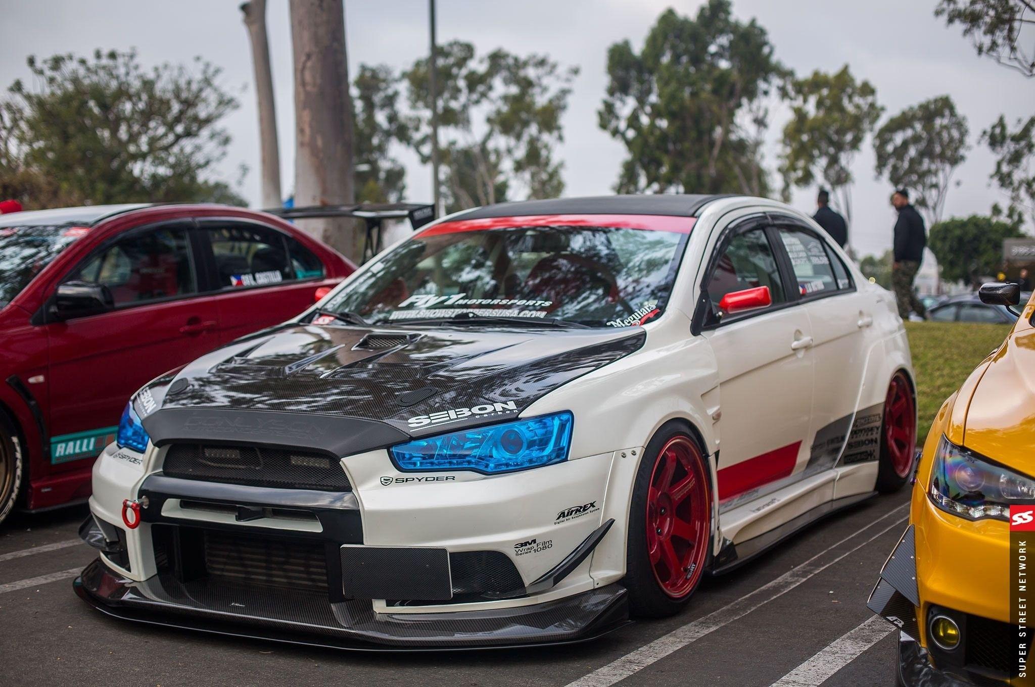 Street Cars Wallpapers - Top Free Street Cars Backgrounds - WallpaperAccess