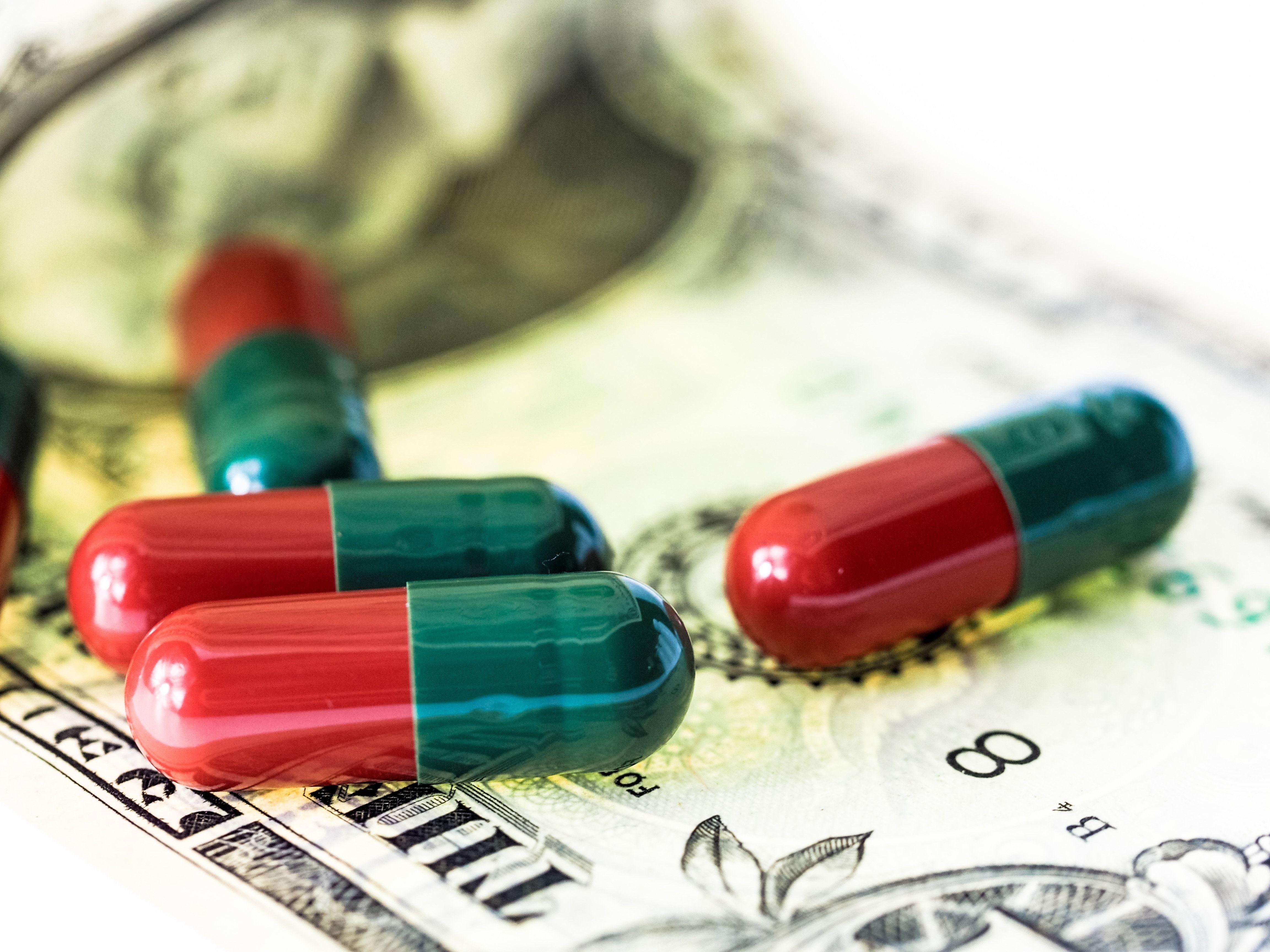 Red Pill Wallpapers - Top Free Red Pill Backgrounds - WallpaperAccess
