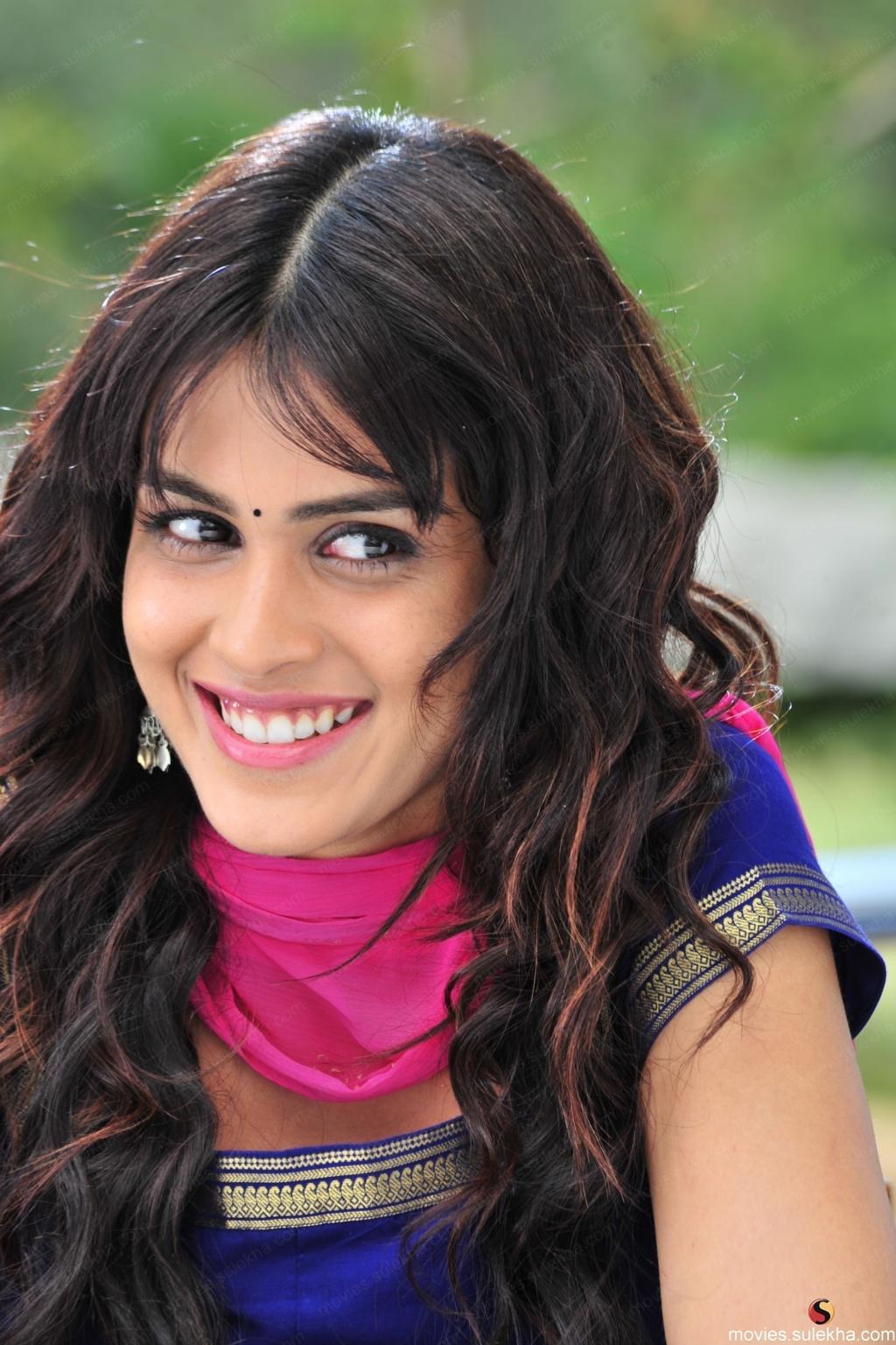 Genelia Wallpapers - Top Free Genelia Backgrounds - WallpaperAccess