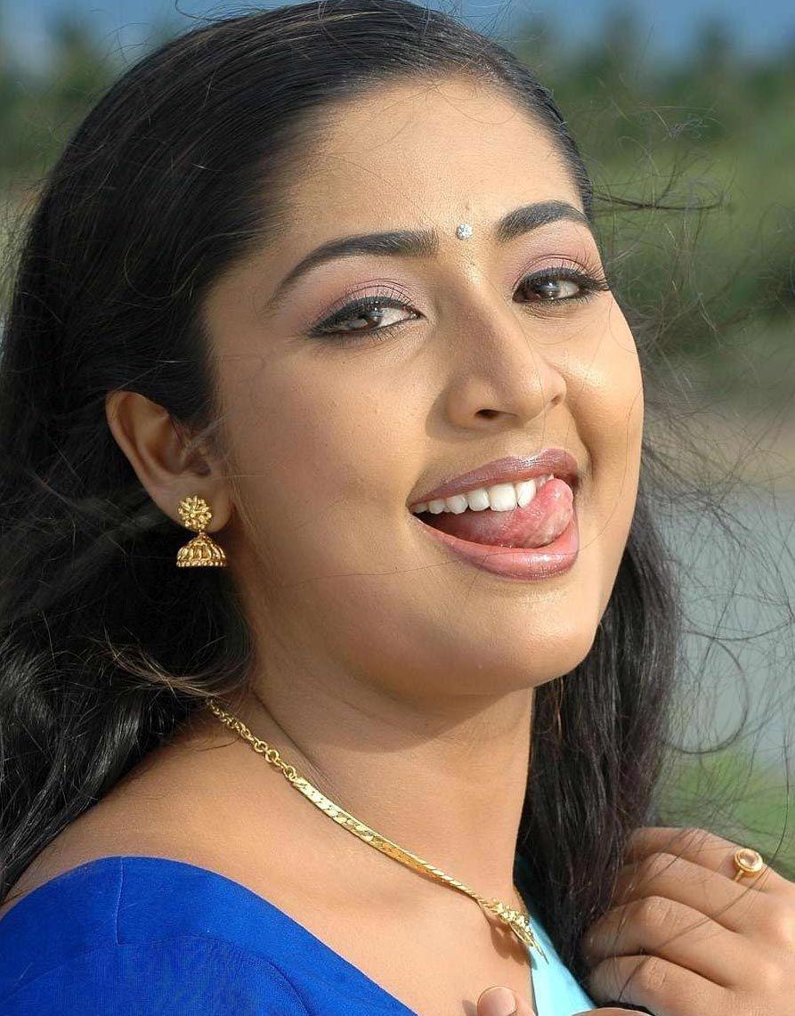 Navya Nair Wallpapers - Top Free Navya Nair Backgrounds - WallpaperAccess