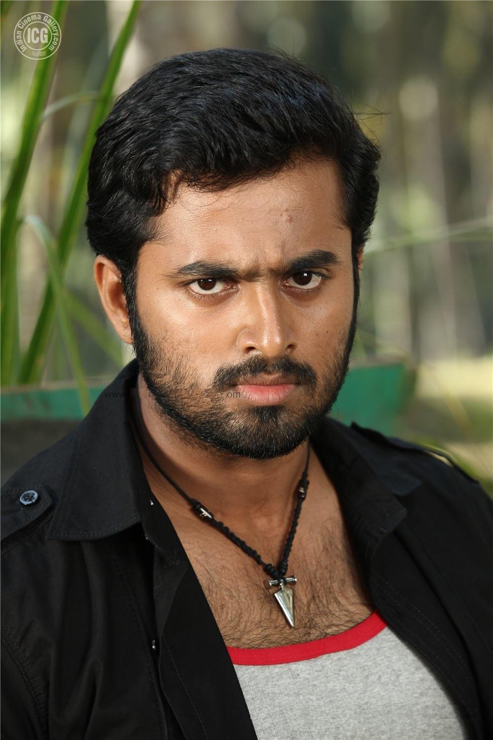 Unni Mukundan Wallpapers - Top Free Unni Mukundan Backgrounds ...