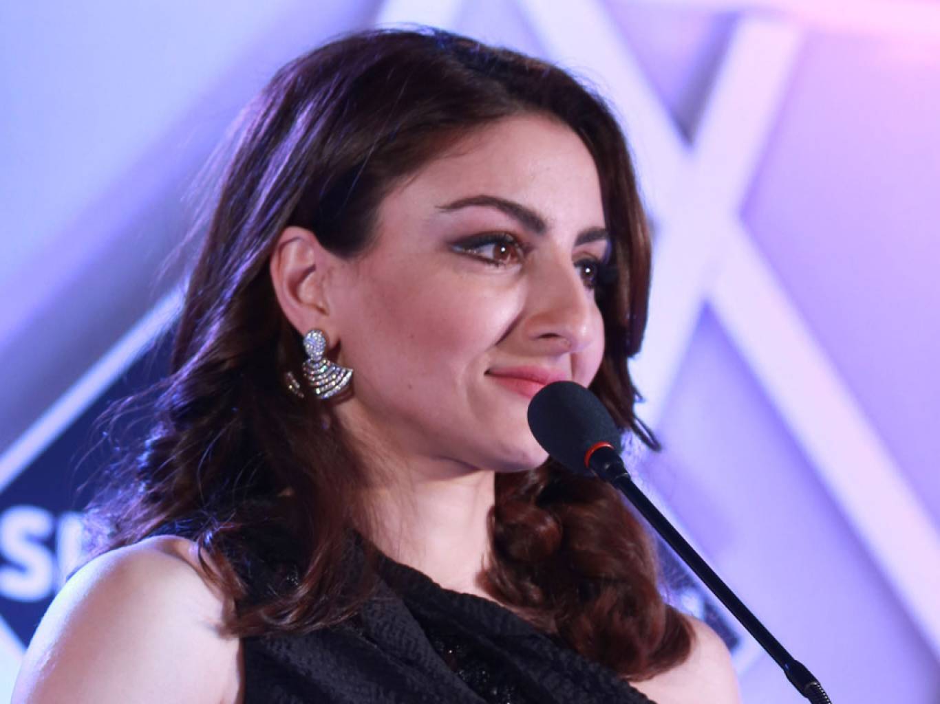 Soha Ali Khan Wallpapers - Top Free Soha Ali Khan Backgrounds ...