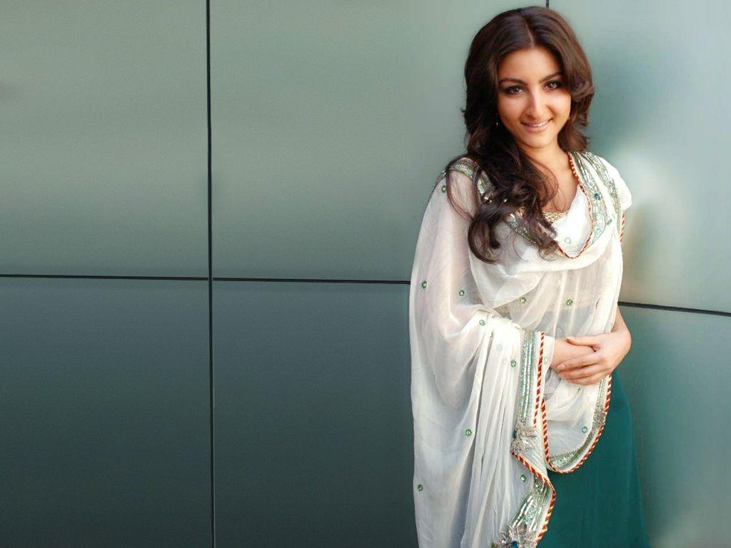 Soha Ali Khan Wallpapers - Top Free Soha Ali Khan Backgrounds ...