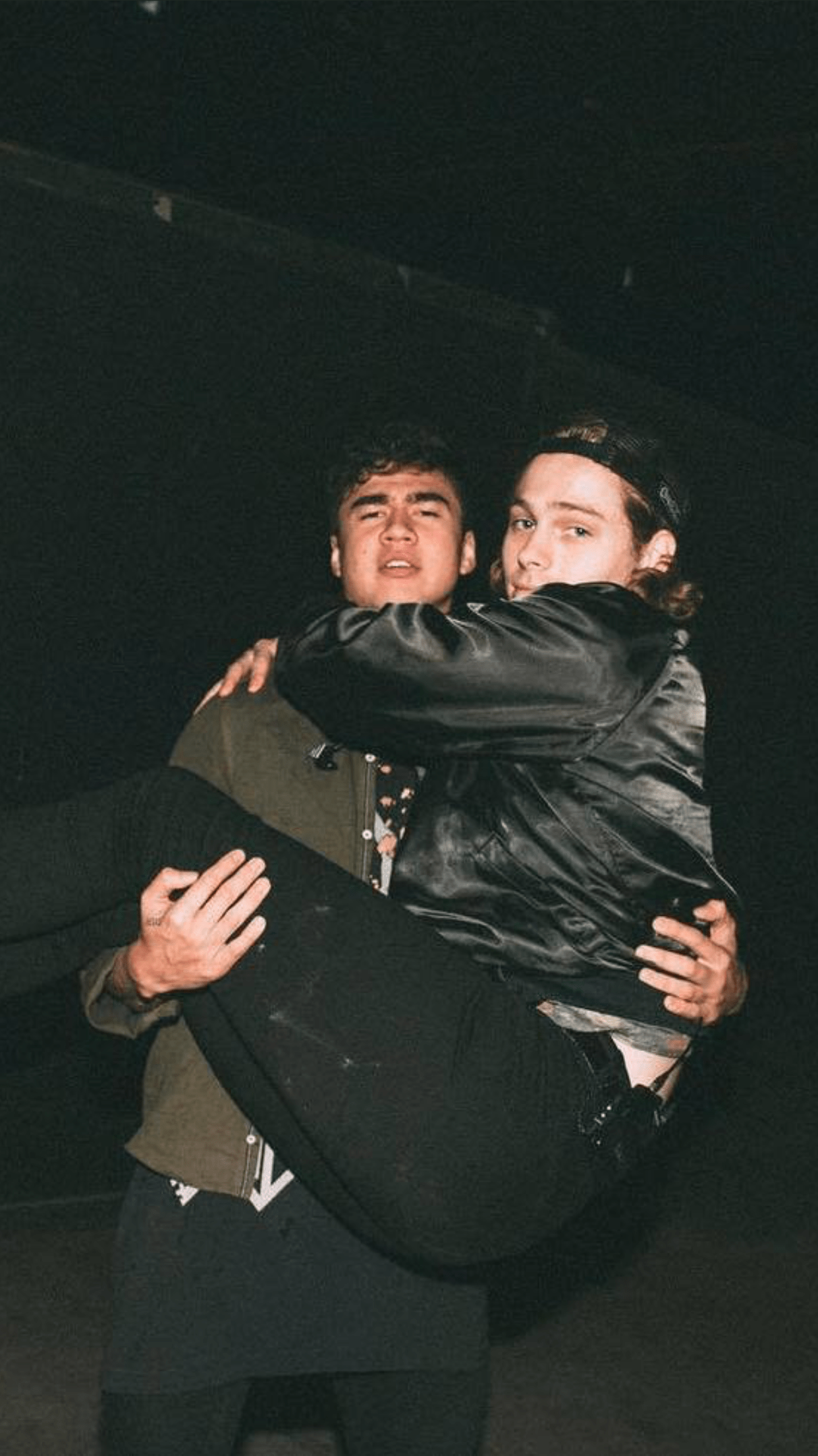 Calum Hood Wallpapers - Top Free Calum Hood Backgrounds - WallpaperAccess