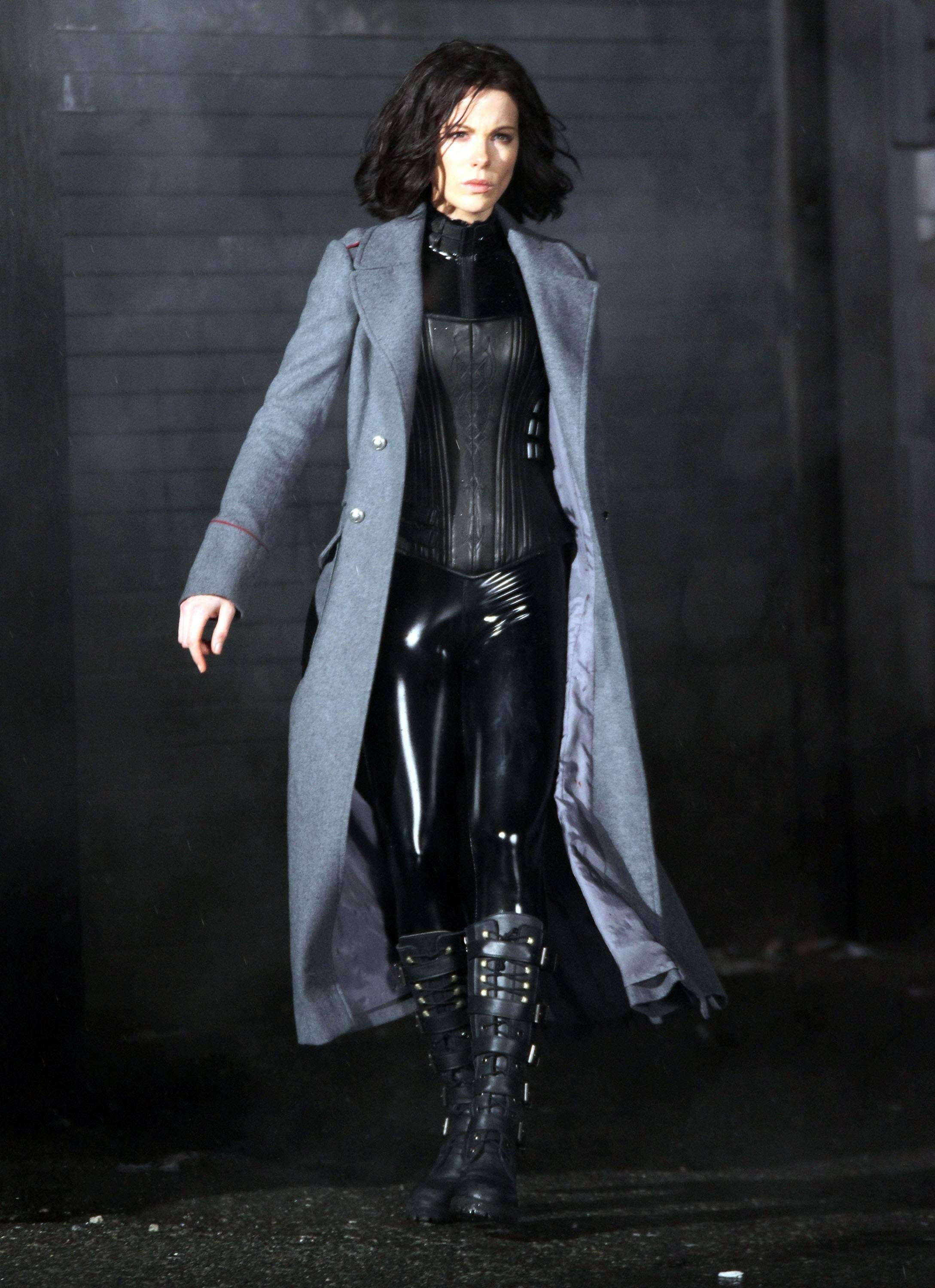 Selene Underworld Wallpapers Top Free Selene Underworld Backgrounds Wallpaperaccess