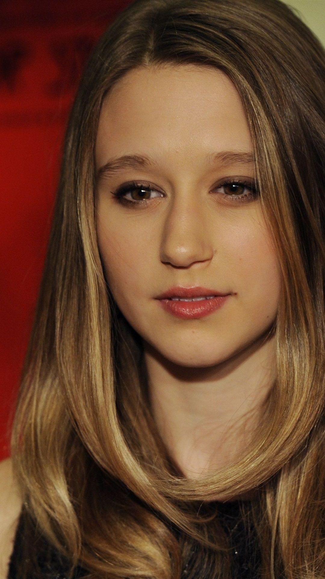 Taissa Farmiga Wallpapers - Top Free Taissa Farmiga Backgrounds ...