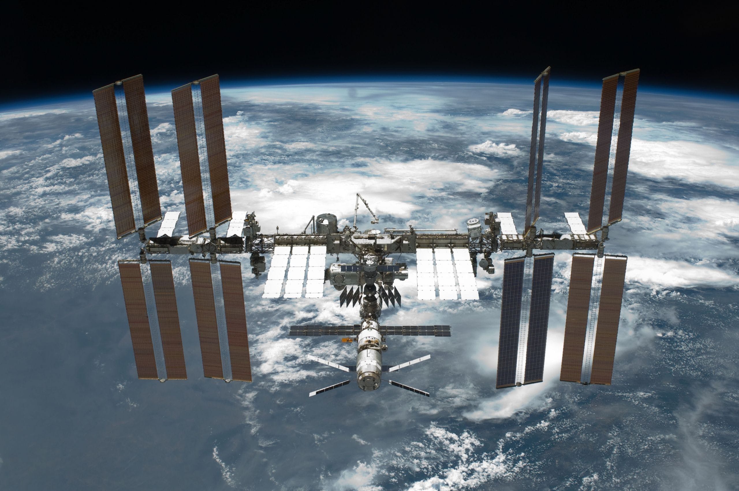 ISS Wallpapers - Top Free ISS Backgrounds - WallpaperAccess