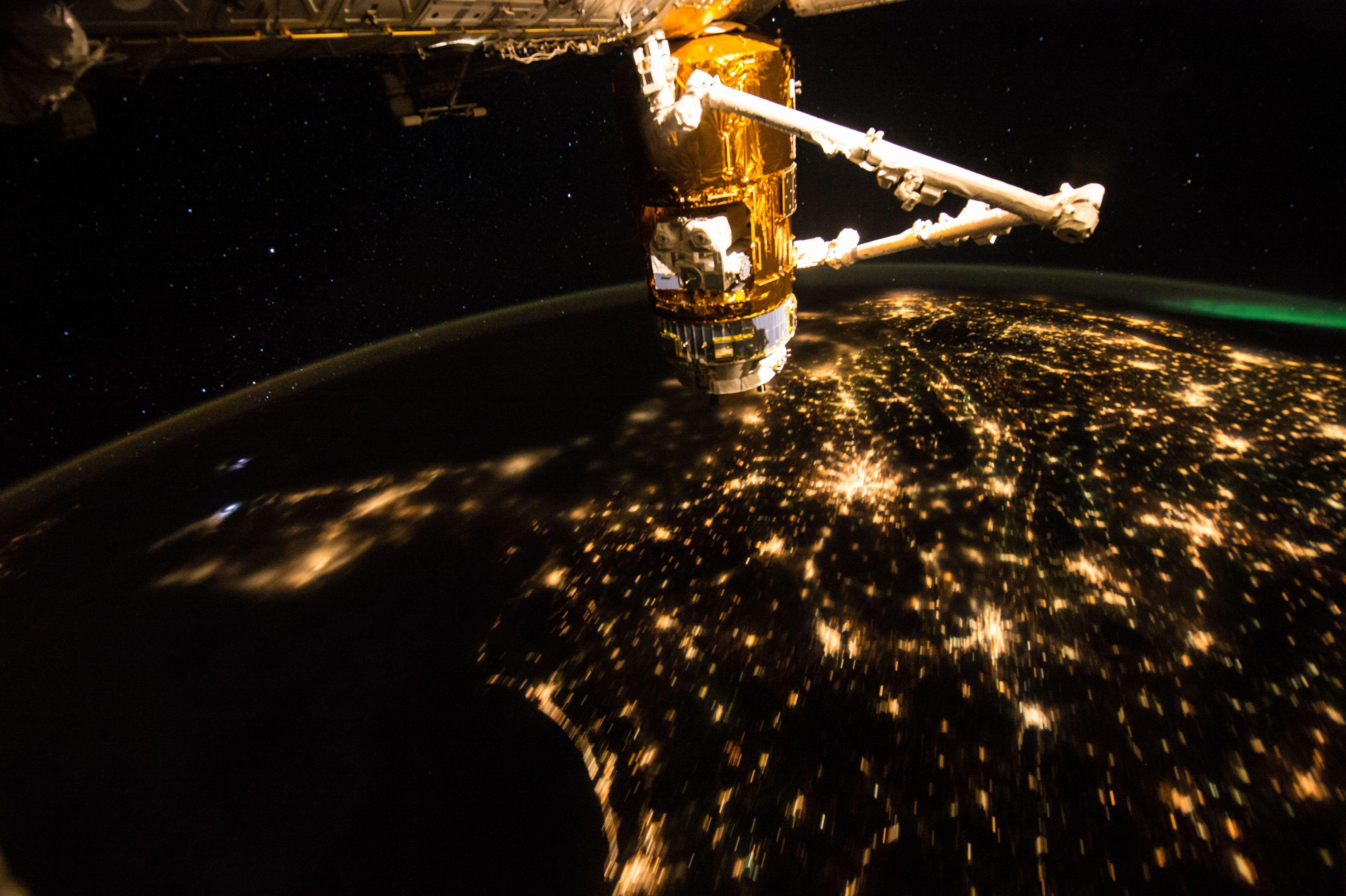 ISS Wallpapers - Top Free ISS Backgrounds - WallpaperAccess