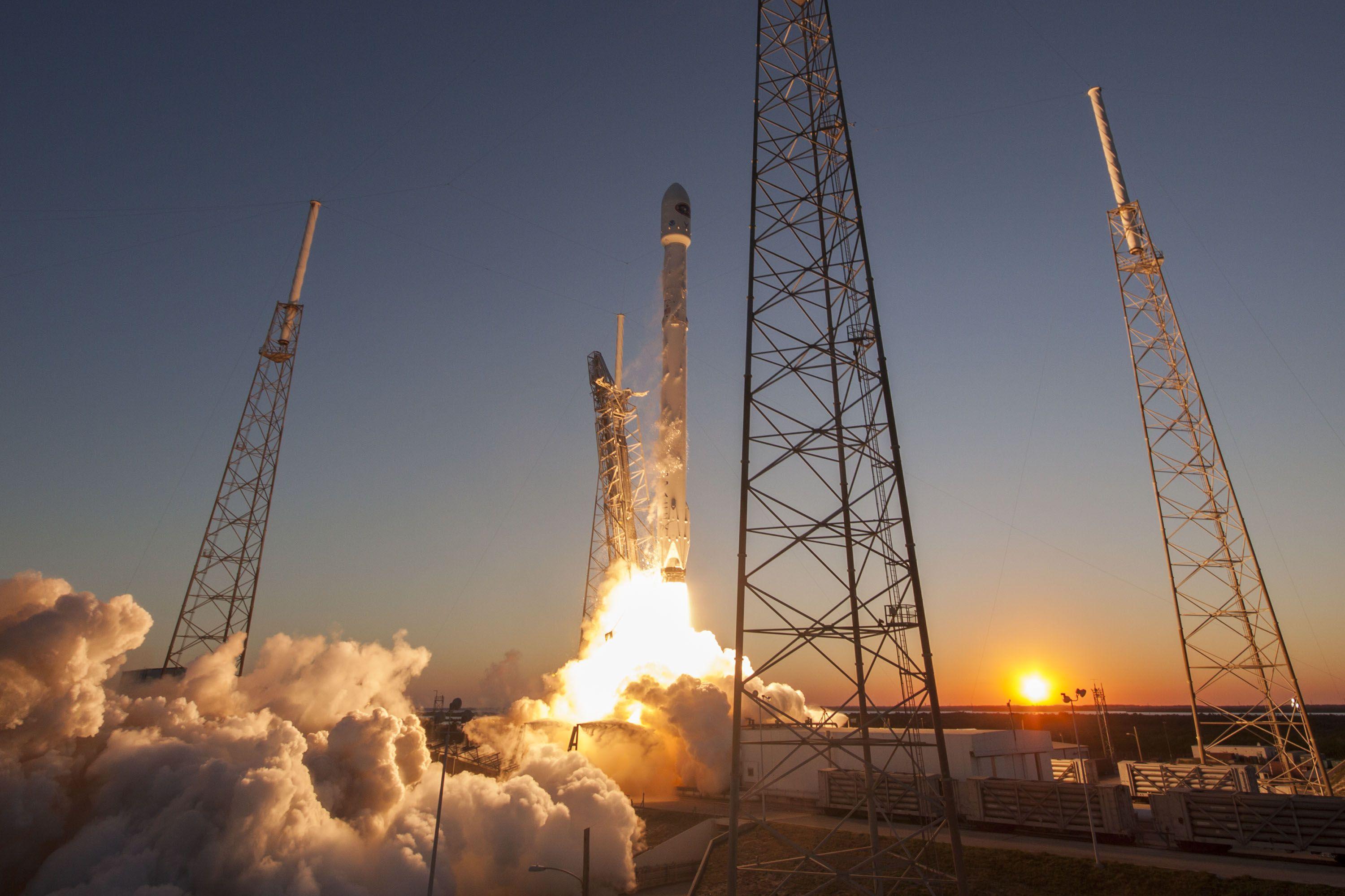 Falcon 9 Wallpapers - Top Free Falcon 9 Backgrounds - WallpaperAccess