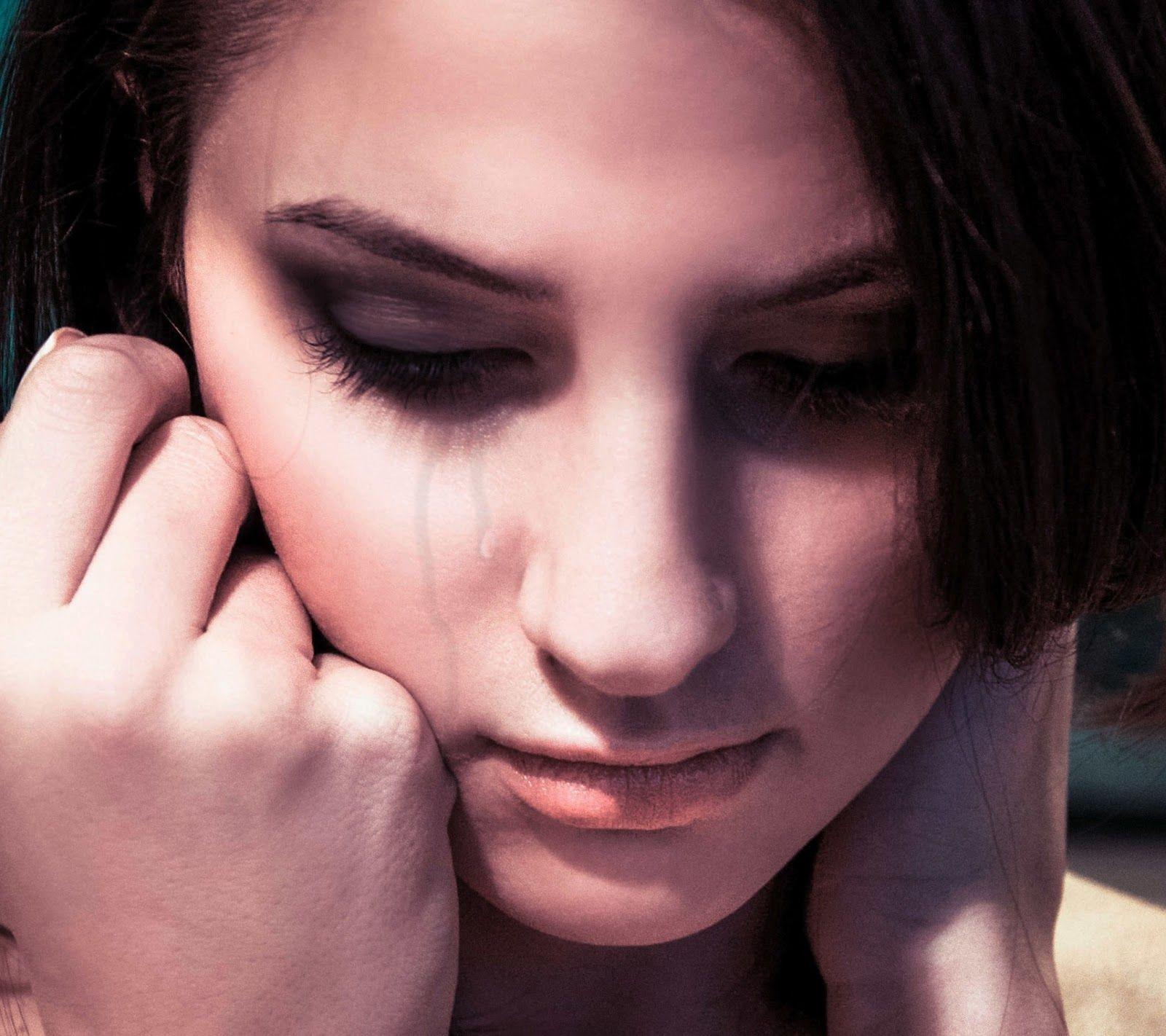 Crying Girl Wallpapers - Top Free Crying Girl Backgrounds - WallpaperAccess