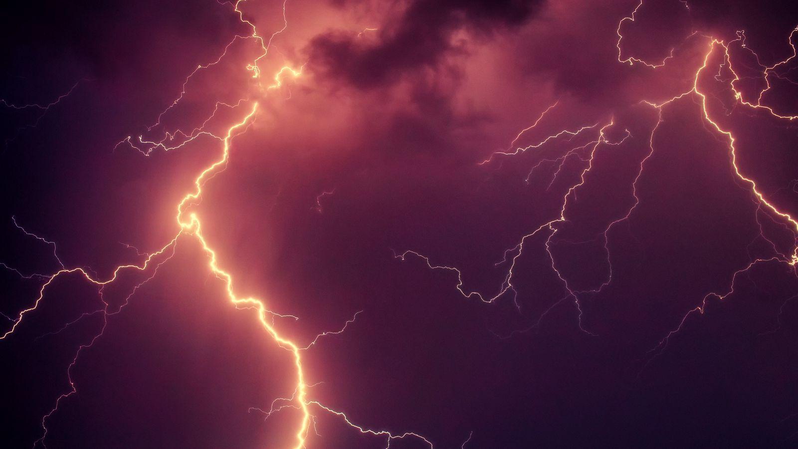 Thunder Sky Wallpapers - Top Free Thunder Sky Backgrounds - WallpaperAccess