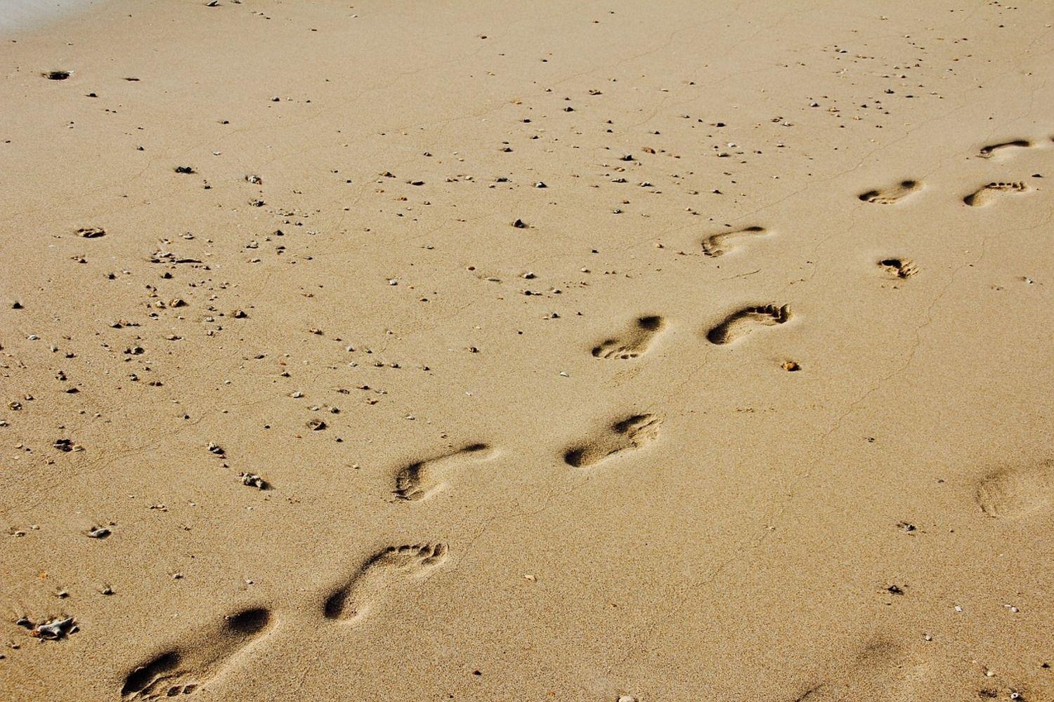 Footprints Wallpapers - Top Free Footprints Backgrounds - WallpaperAccess