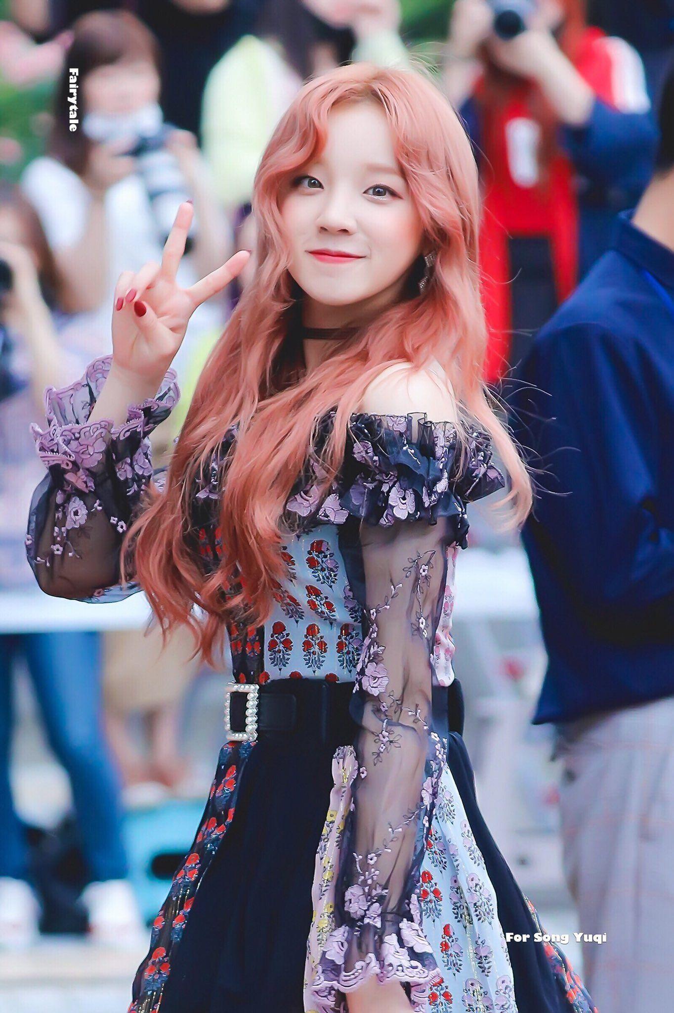 Song Yuqi Wallpapers - Top Free Song Yuqi Backgrounds - WallpaperAccess