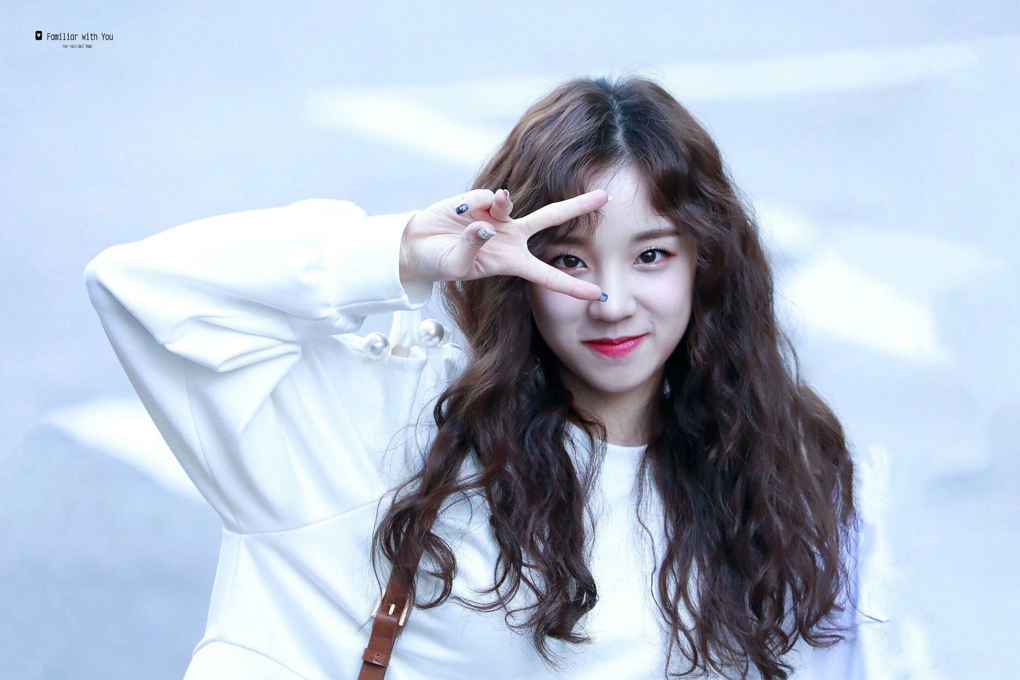 Song Yuqi Wallpapers - Top Free Song Yuqi Backgrounds - WallpaperAccess