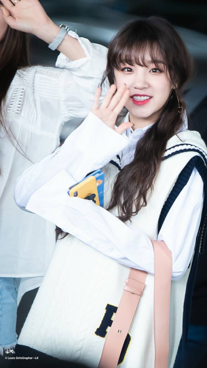 Song Yuqi Wallpapers - Top Free Song Yuqi Backgrounds - WallpaperAccess