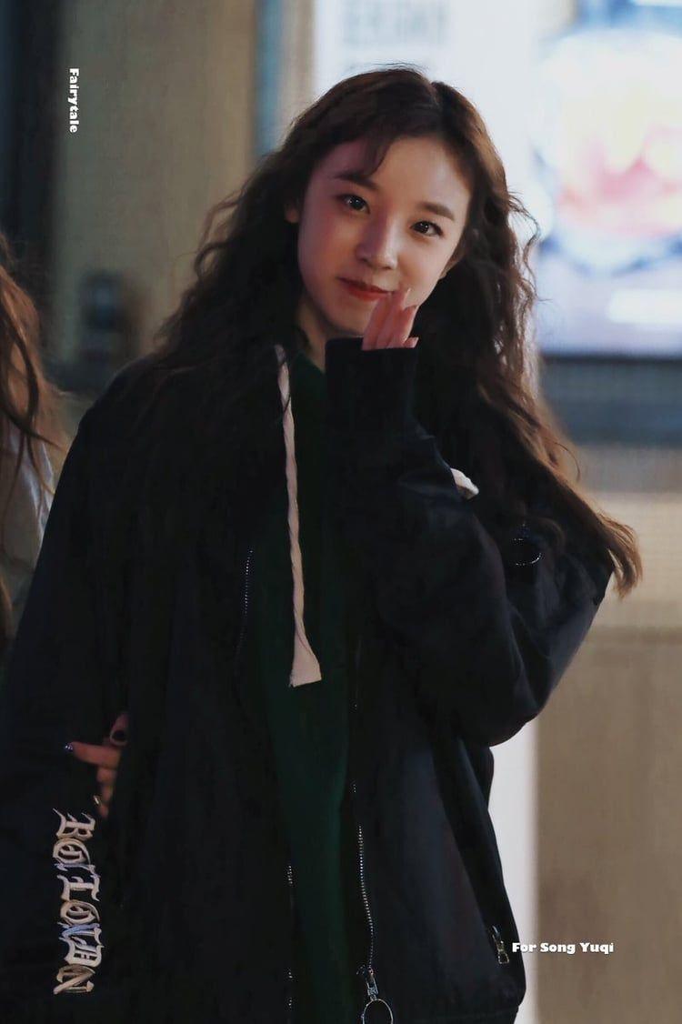 Song Yuqi Wallpapers - Top Free Song Yuqi Backgrounds - WallpaperAccess