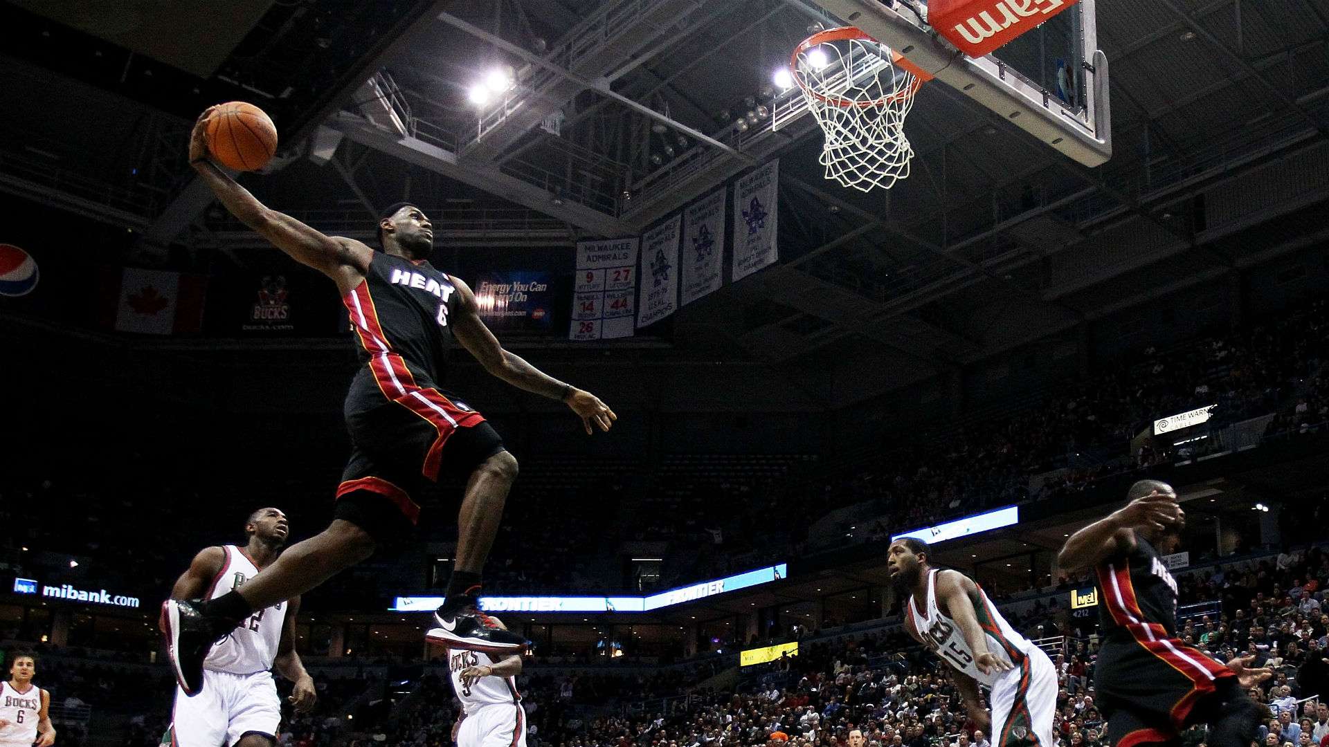 Dwyane Wade Dunk Wallpapers - Top Free Dwyane Wade Dunk Backgrounds ...