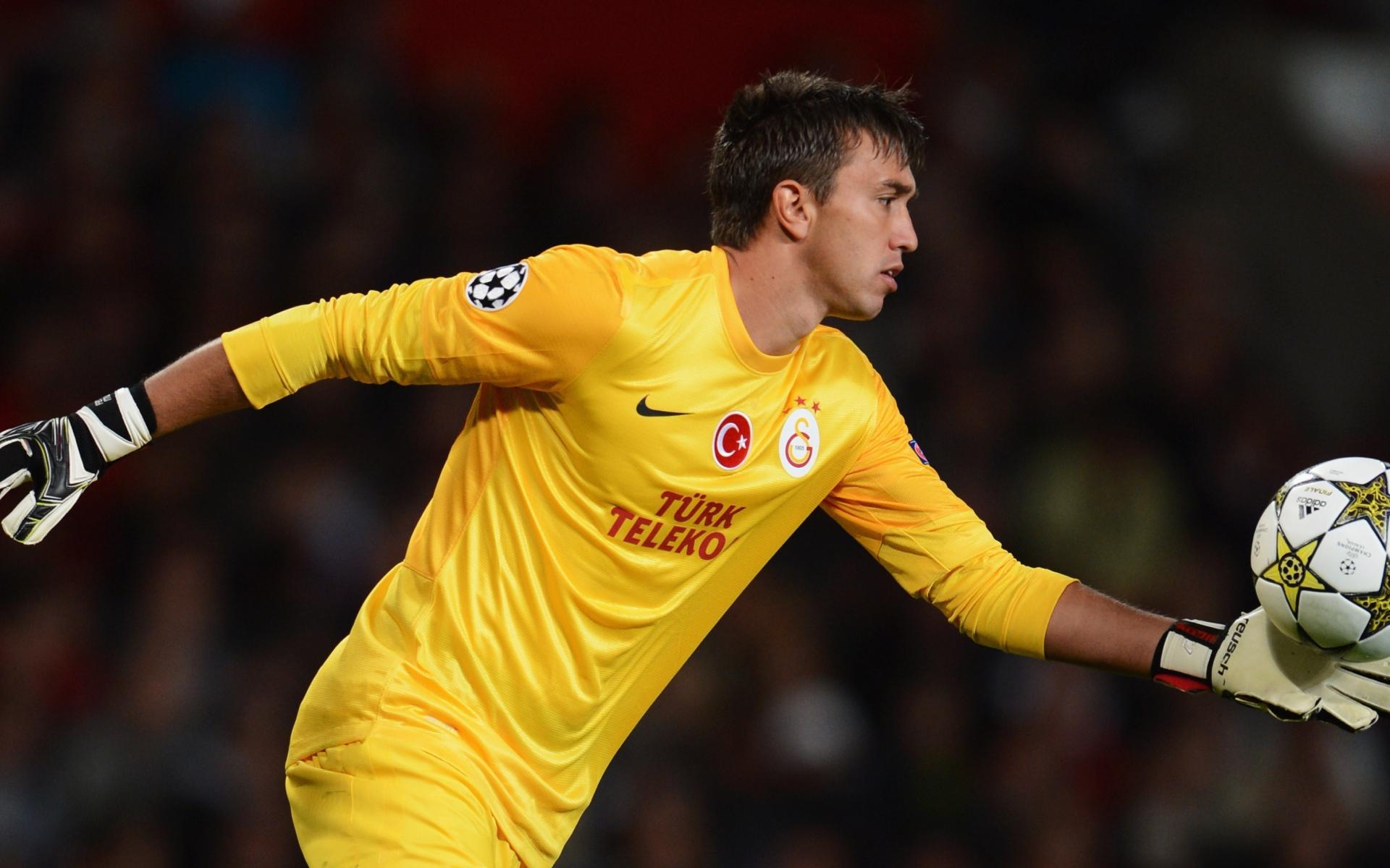 Fernando Muslera Wallpapers - Top Free Fernando Muslera Backgrounds ...