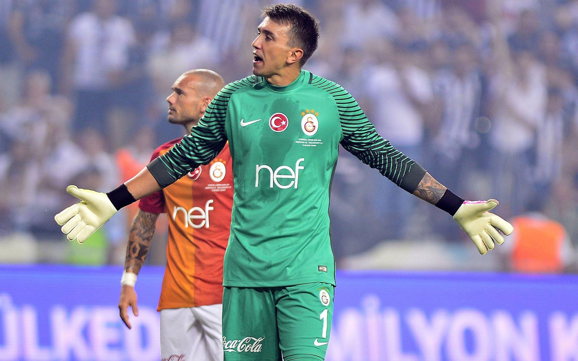Fernando Muslera Wallpapers - Top Free Fernando Muslera Backgrounds ...