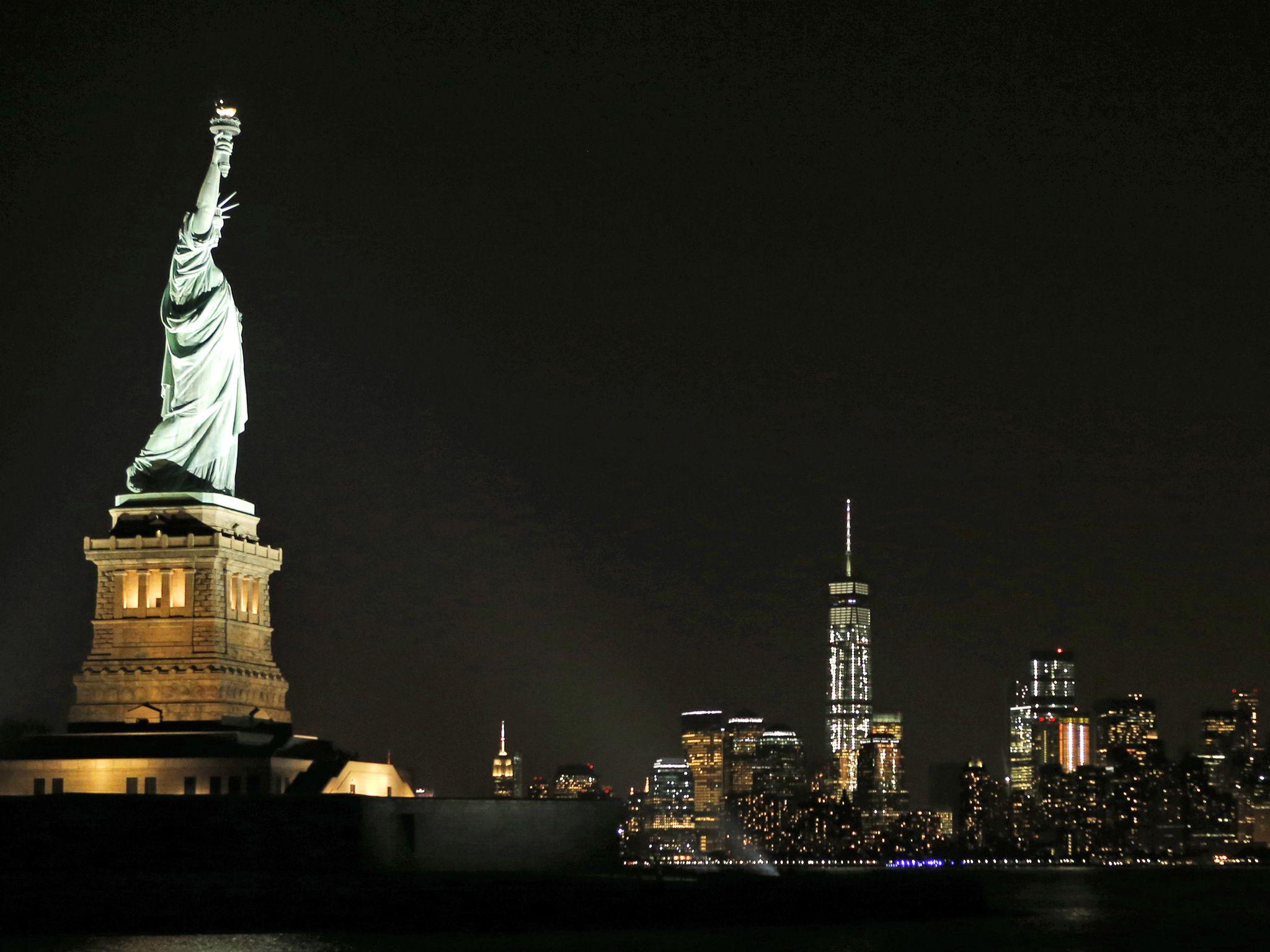 Statue Of Liberty At Night Wallpapers Top Free Statue Of Liberty At