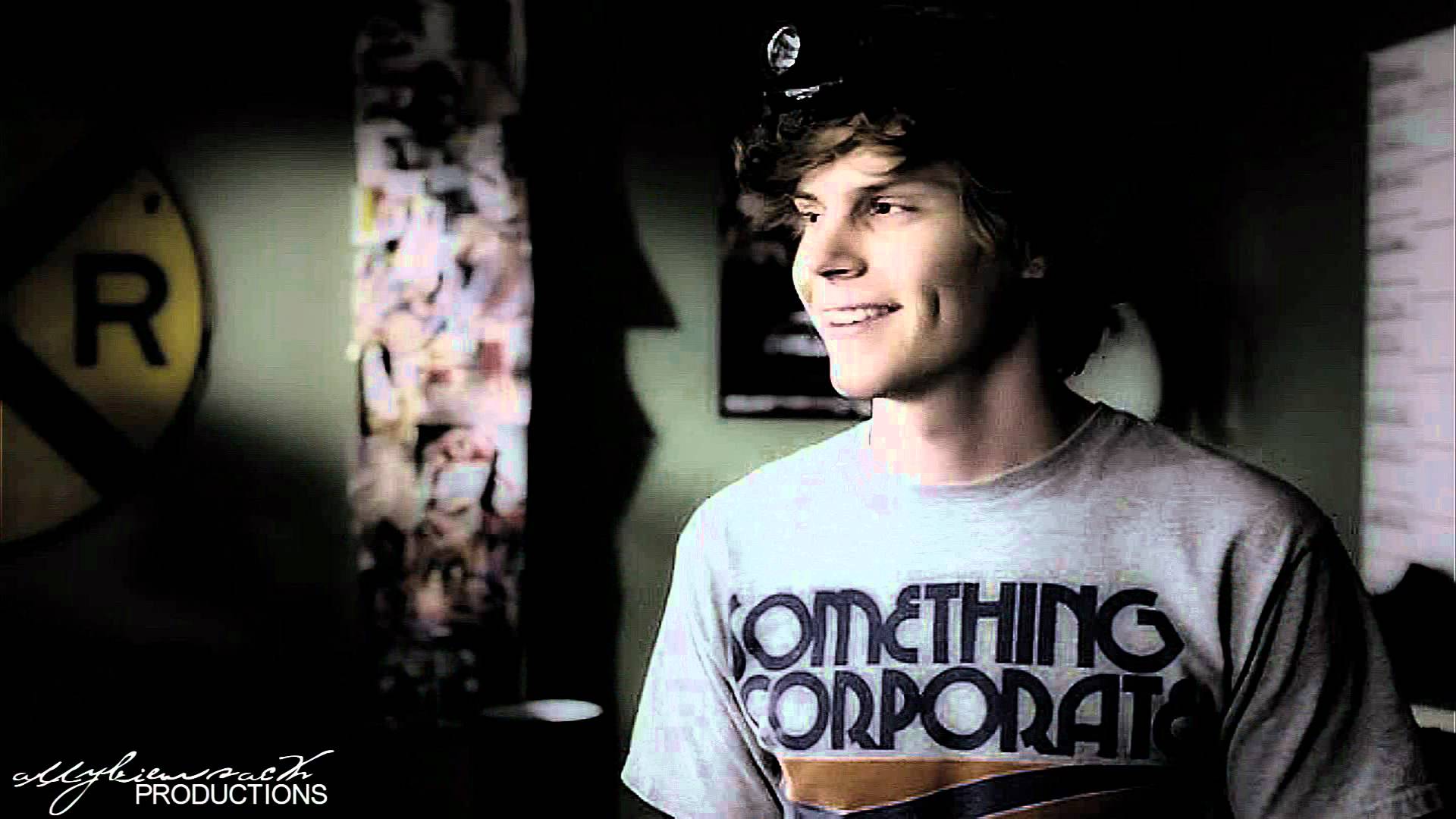 Evan Peters Desktop Wallpapers - Top Free Evan Peters Desktop ...