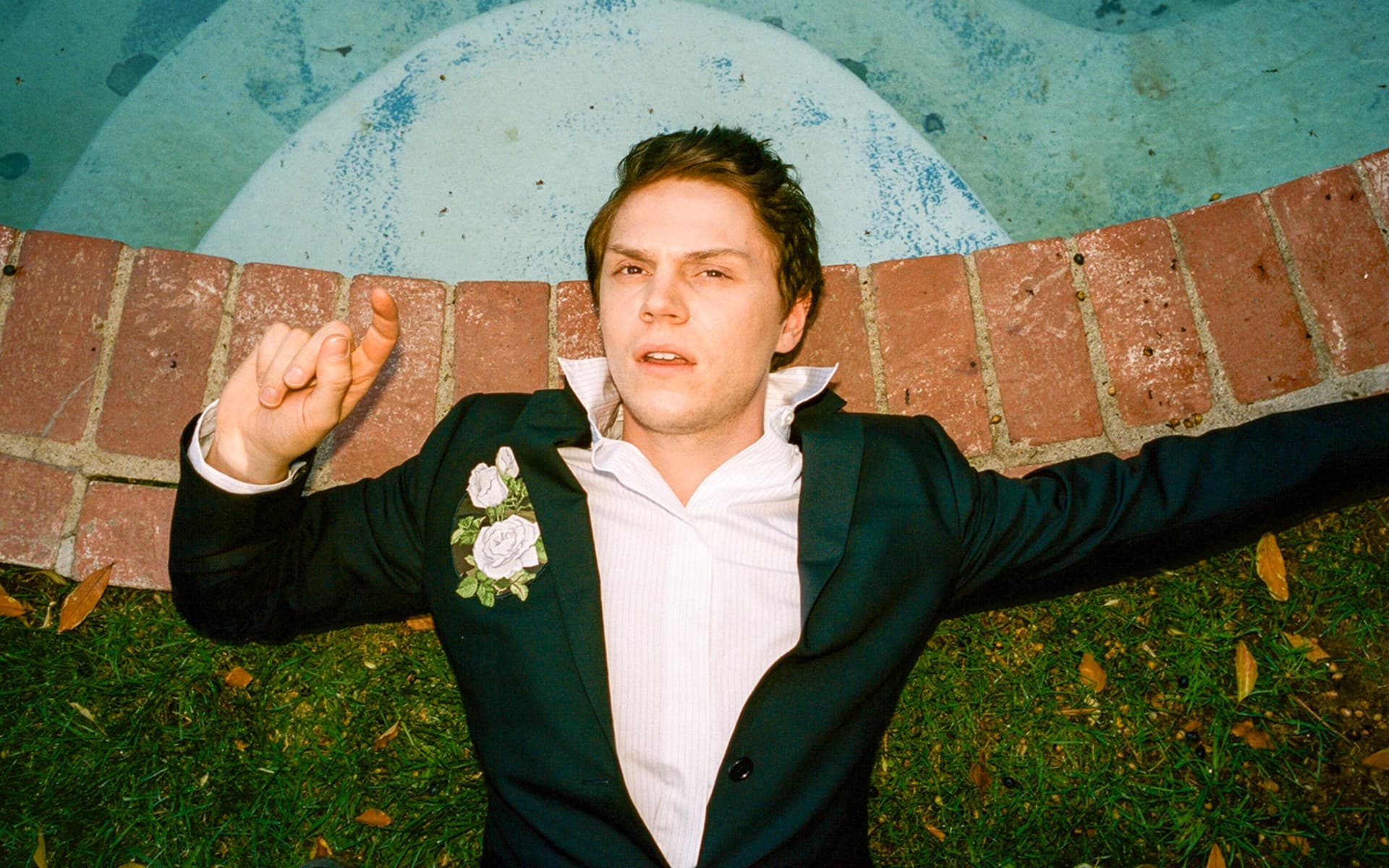 Evan Peters Desktop Wallpapers - Top Free Evan Peters Desktop ...