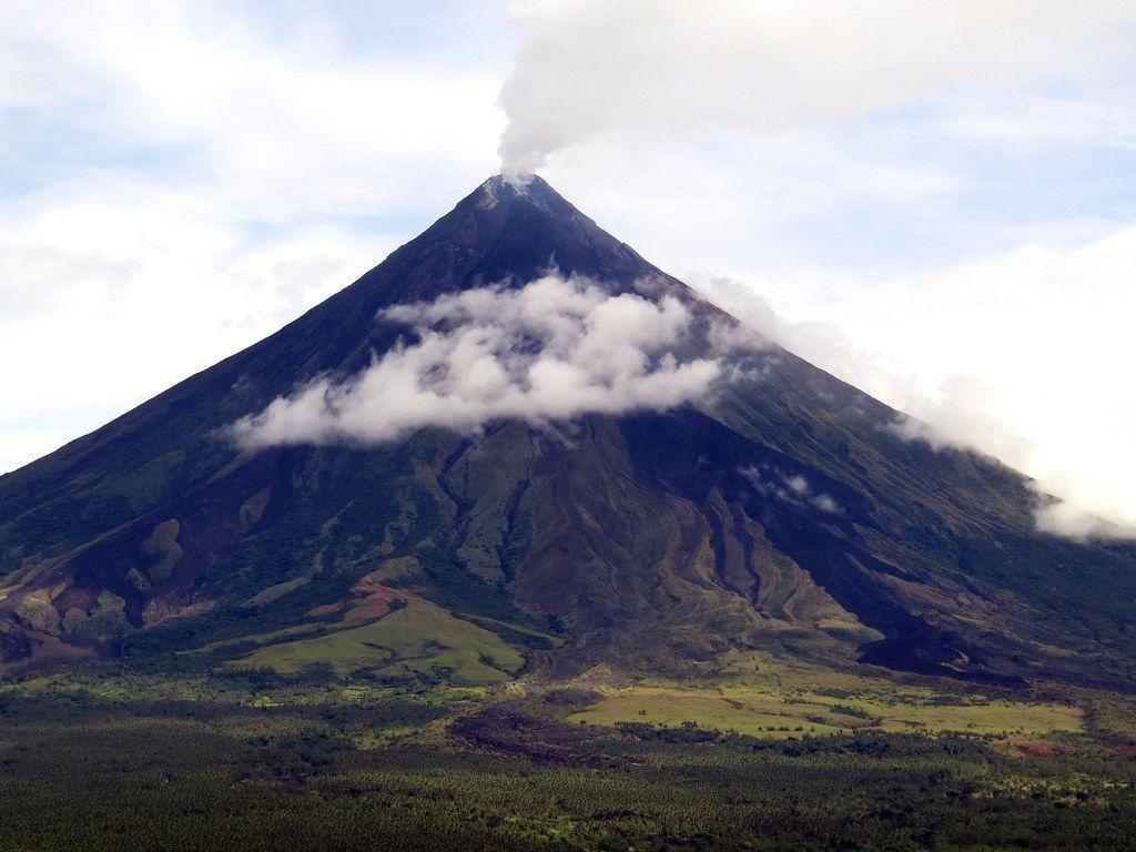 Mayon Volcano Wallpapers - Top Free Mayon Volcano Backgrounds ...