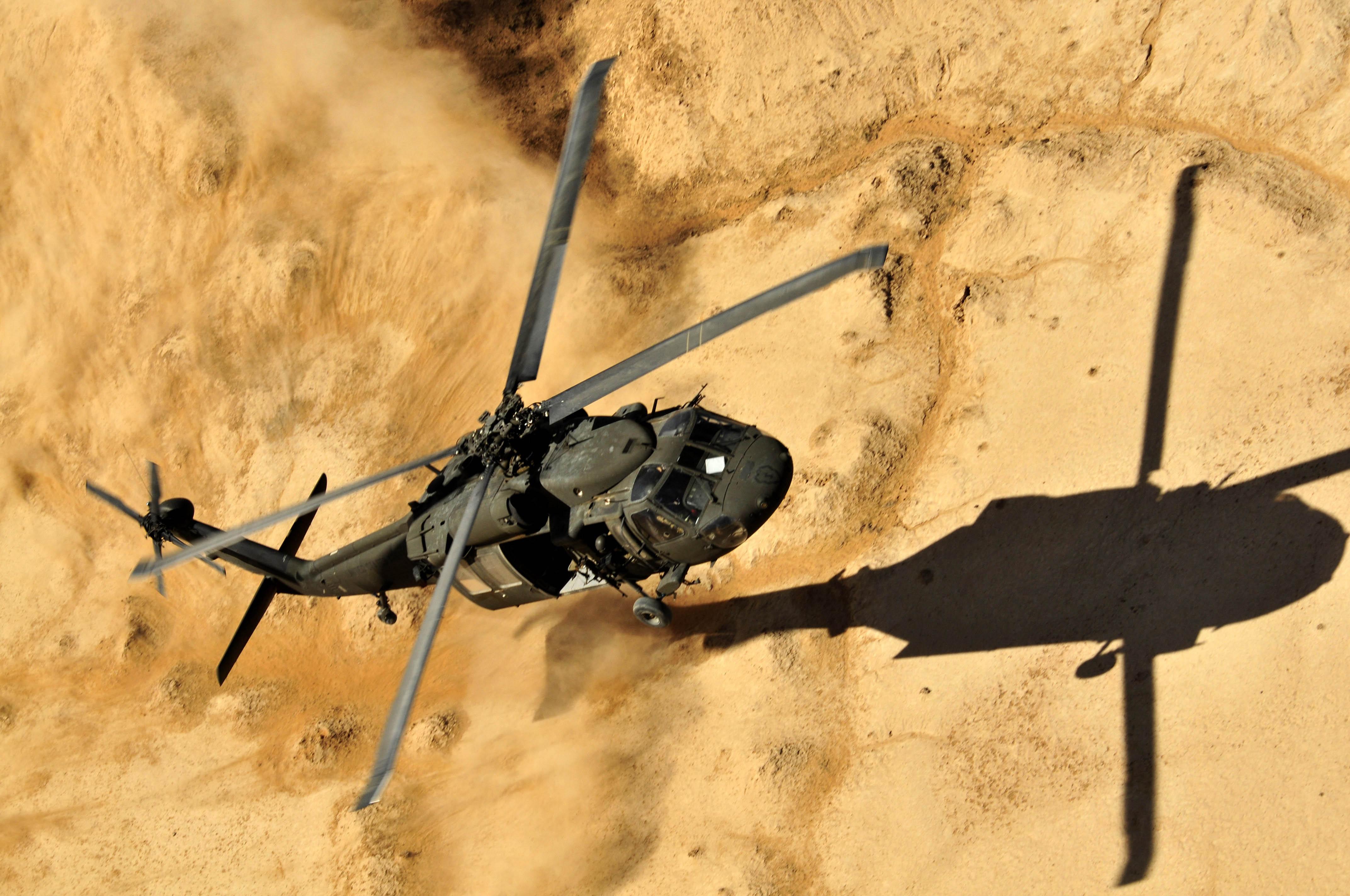Black Hawk Helicopter Wallpapers - Top Free Black Hawk Helicopter ...