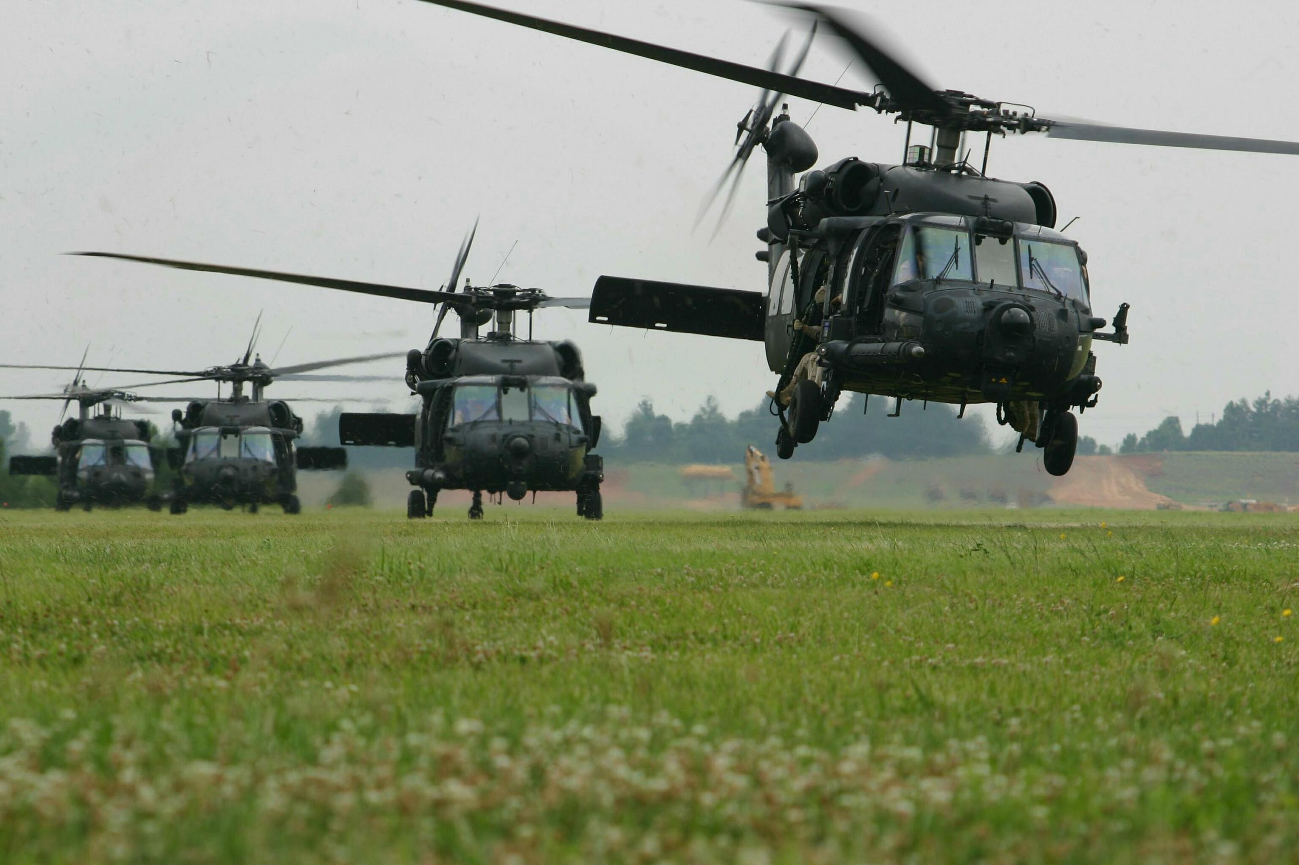 Black Hawk Helicopter Wallpapers - Top Free Black Hawk Helicopter ...