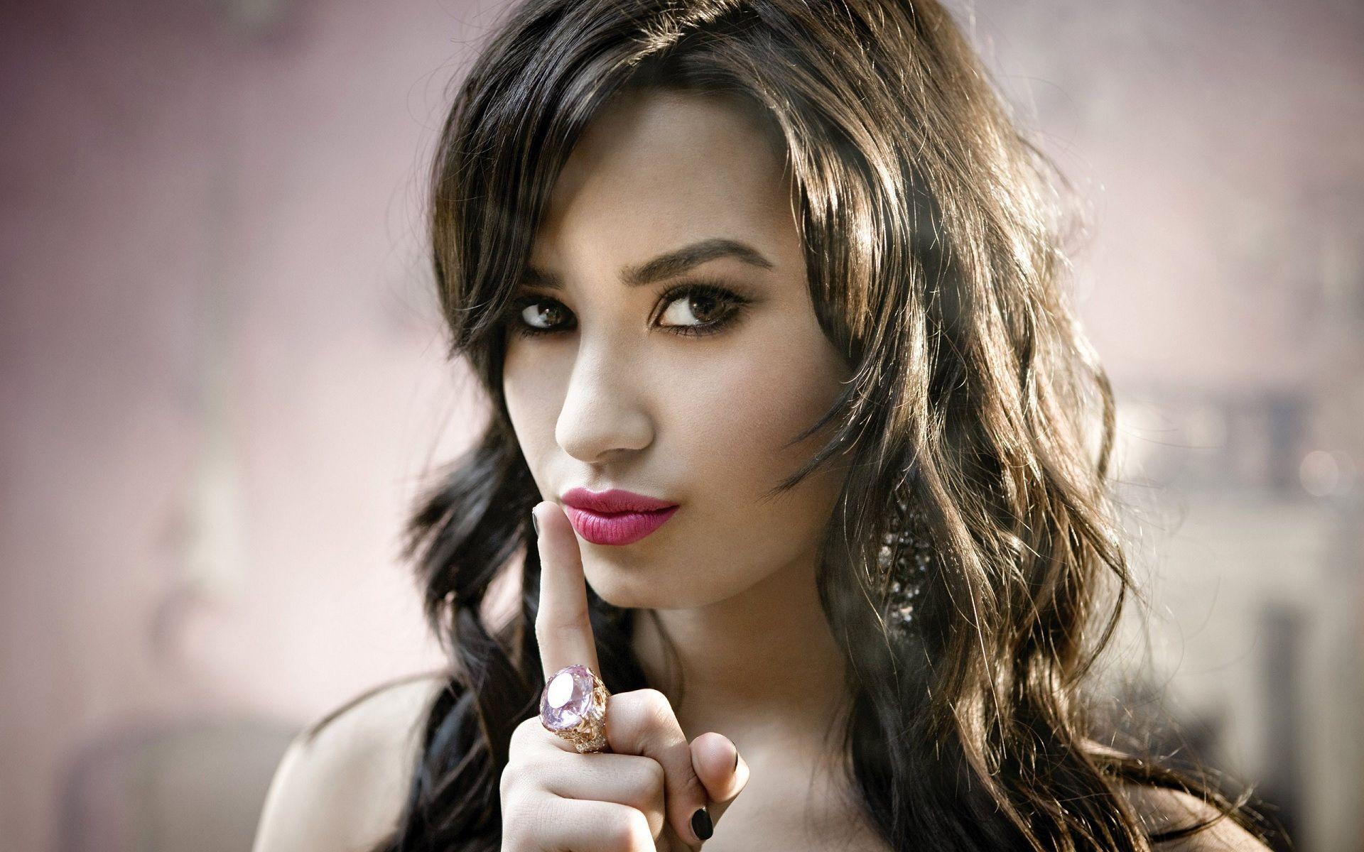 Cool Female Wallpapers - Top Free Cool Female Backgrounds - WallpaperAccess