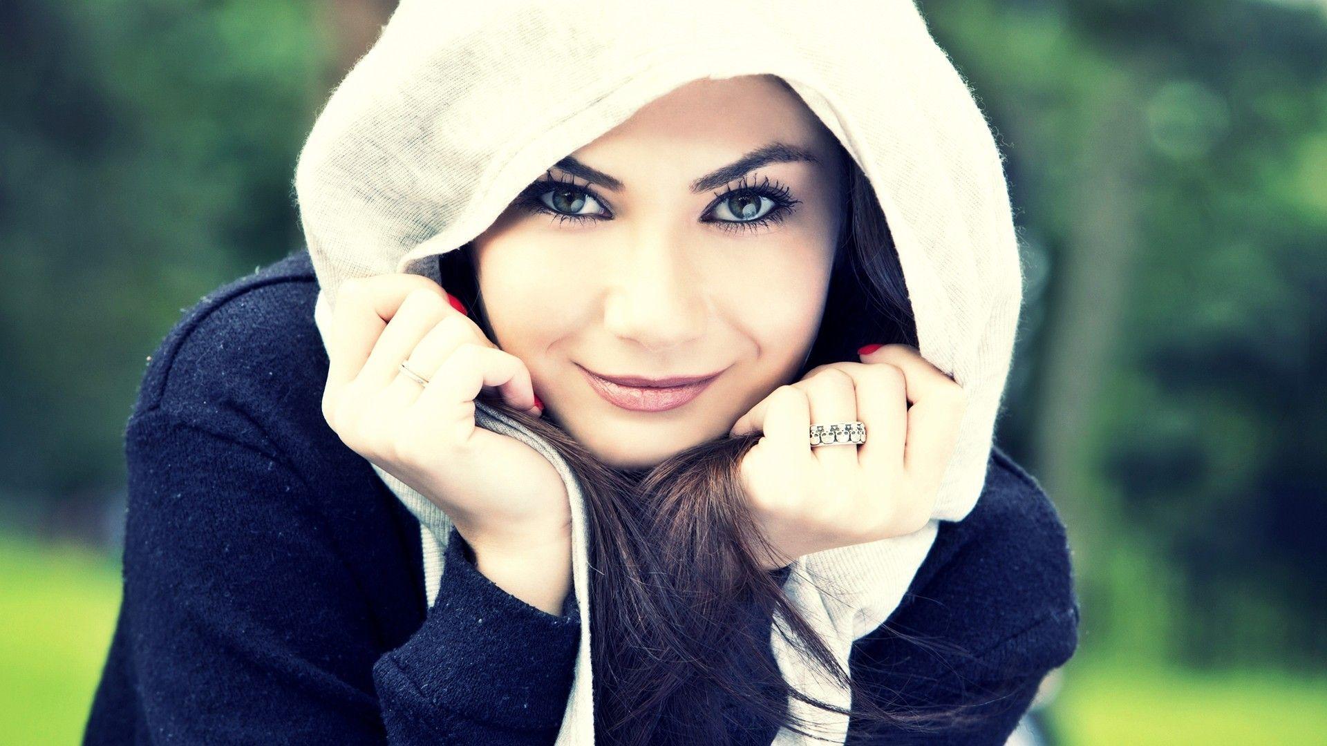 Cool Female Wallpapers - Top Free Cool Female Backgrounds - WallpaperAccess
