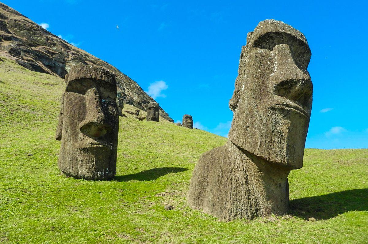 Moai Wallpapers - Top Free Moai Backgrounds - WallpaperAccess